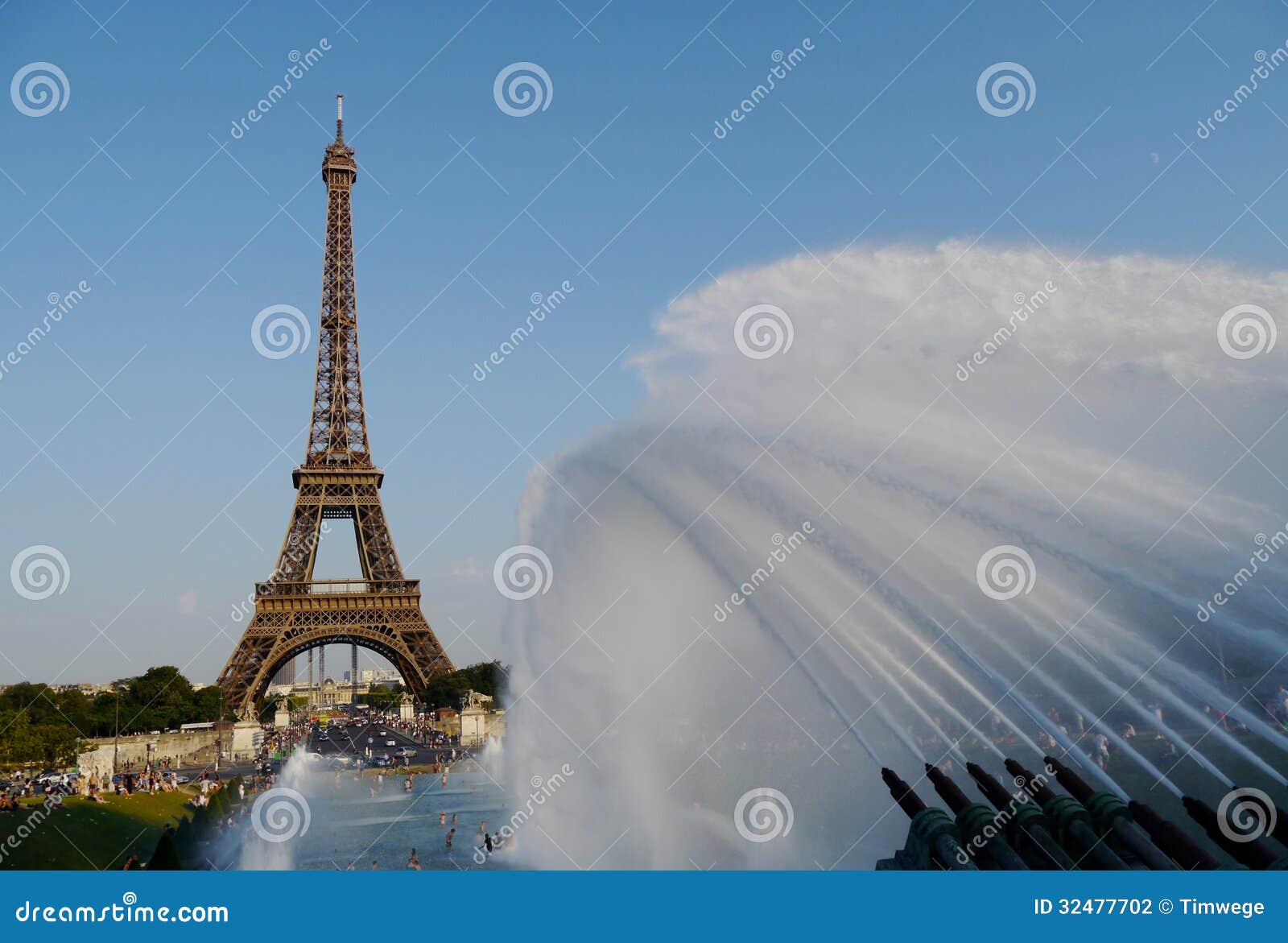 Eiffel Tower and Water Jets Stock Photo - Image of tower, steel: 32477702