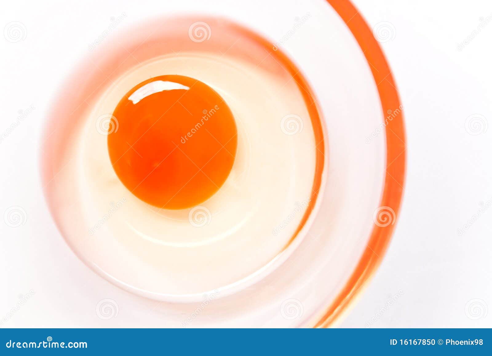 Eigelb in einem Glas stockfoto. Bild von nahrung, getrennt - 16167850