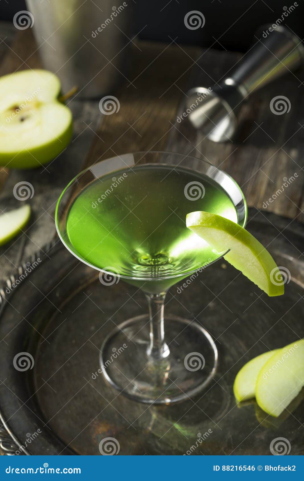 Eigengemaakte Groene Alcoholische Appletini-Cocktail Stock Foto - Image ...