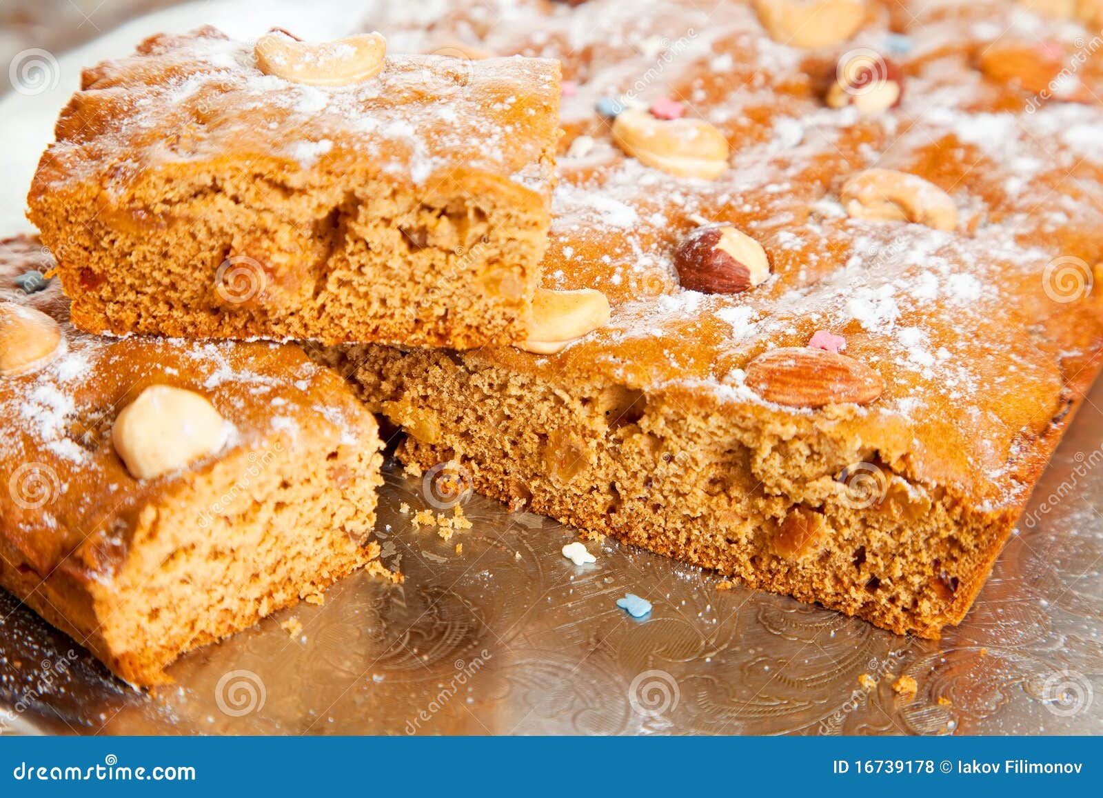 Eigengemaakte Verse Honingscake Stock Foto - Image of gebakje, voedsel ...