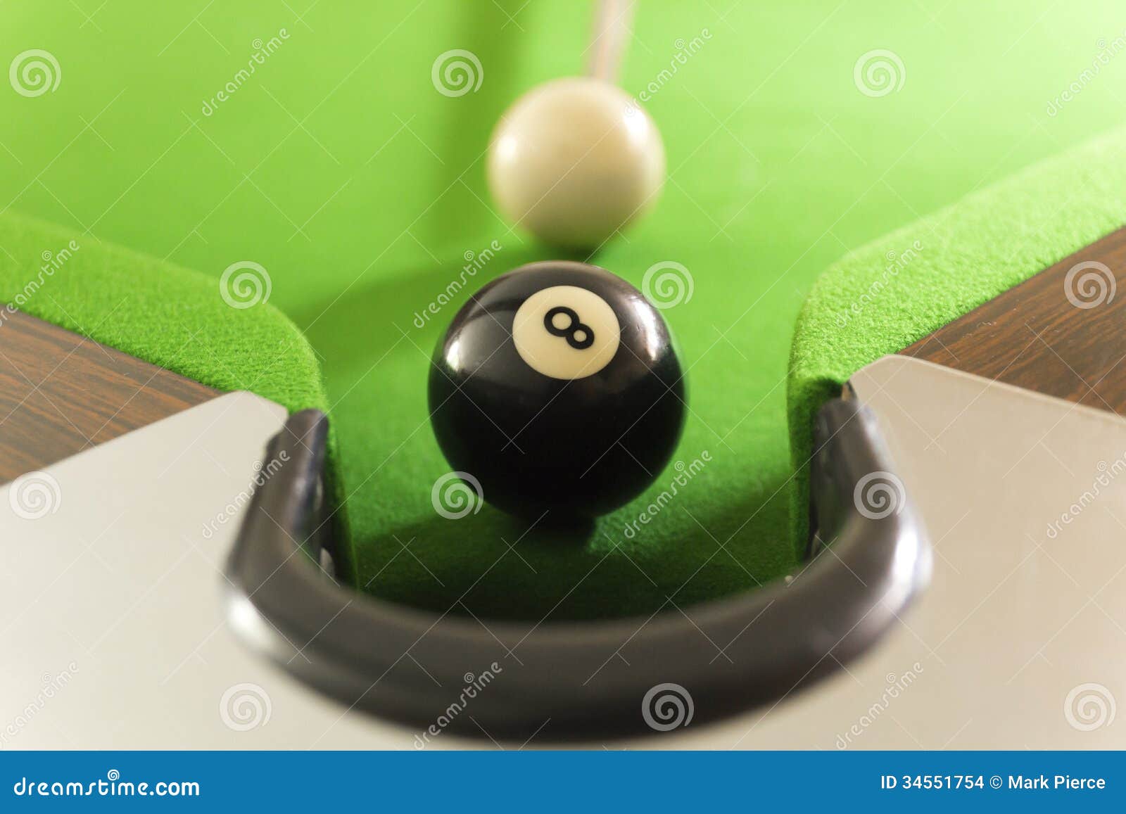 Eightball zdjęcie stock. Obraz złożonej z rozrywka, odtwarzanie - 34551754