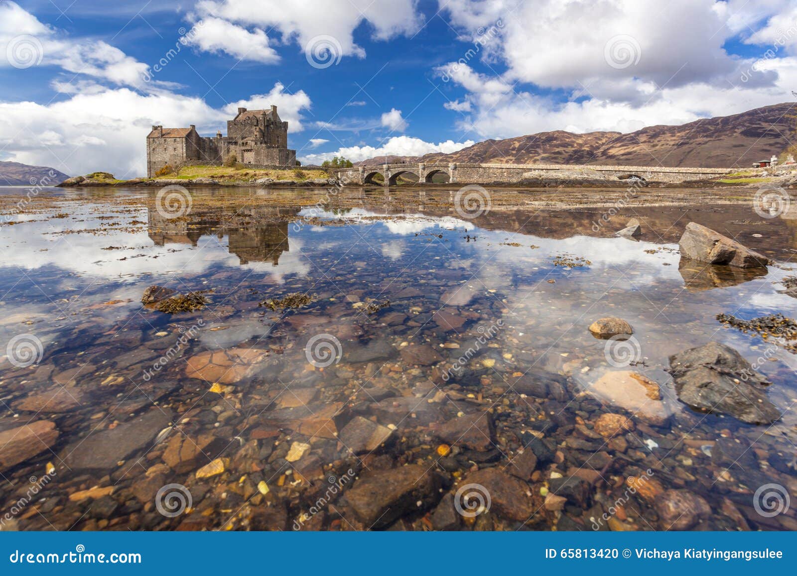 Eilean Donan Castle Scotland Stock Photo - Image of highlander, movies ...