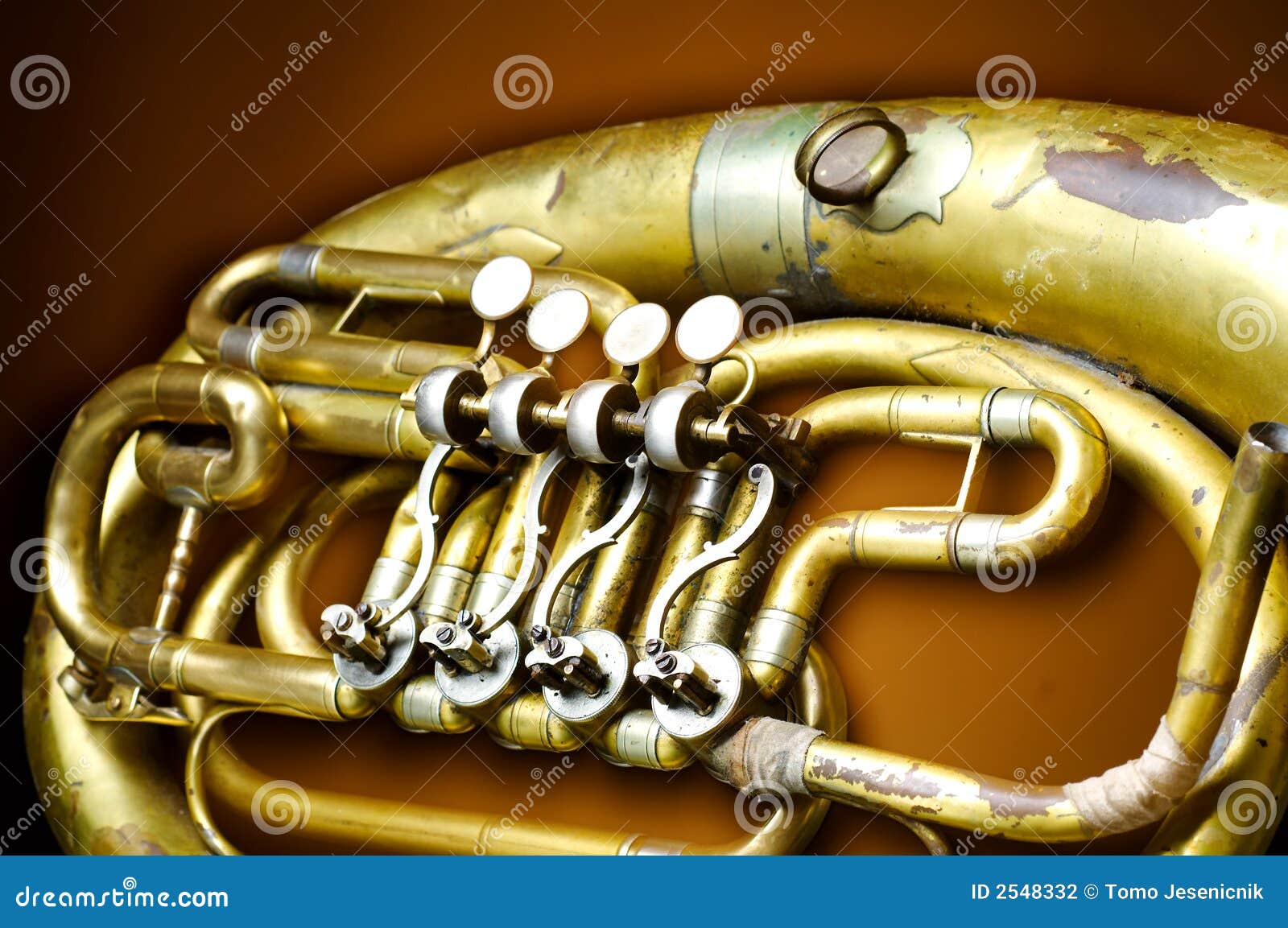 Ein Altes Messinginstrument Stockfoto - Bild von trompete, wind: 2548332