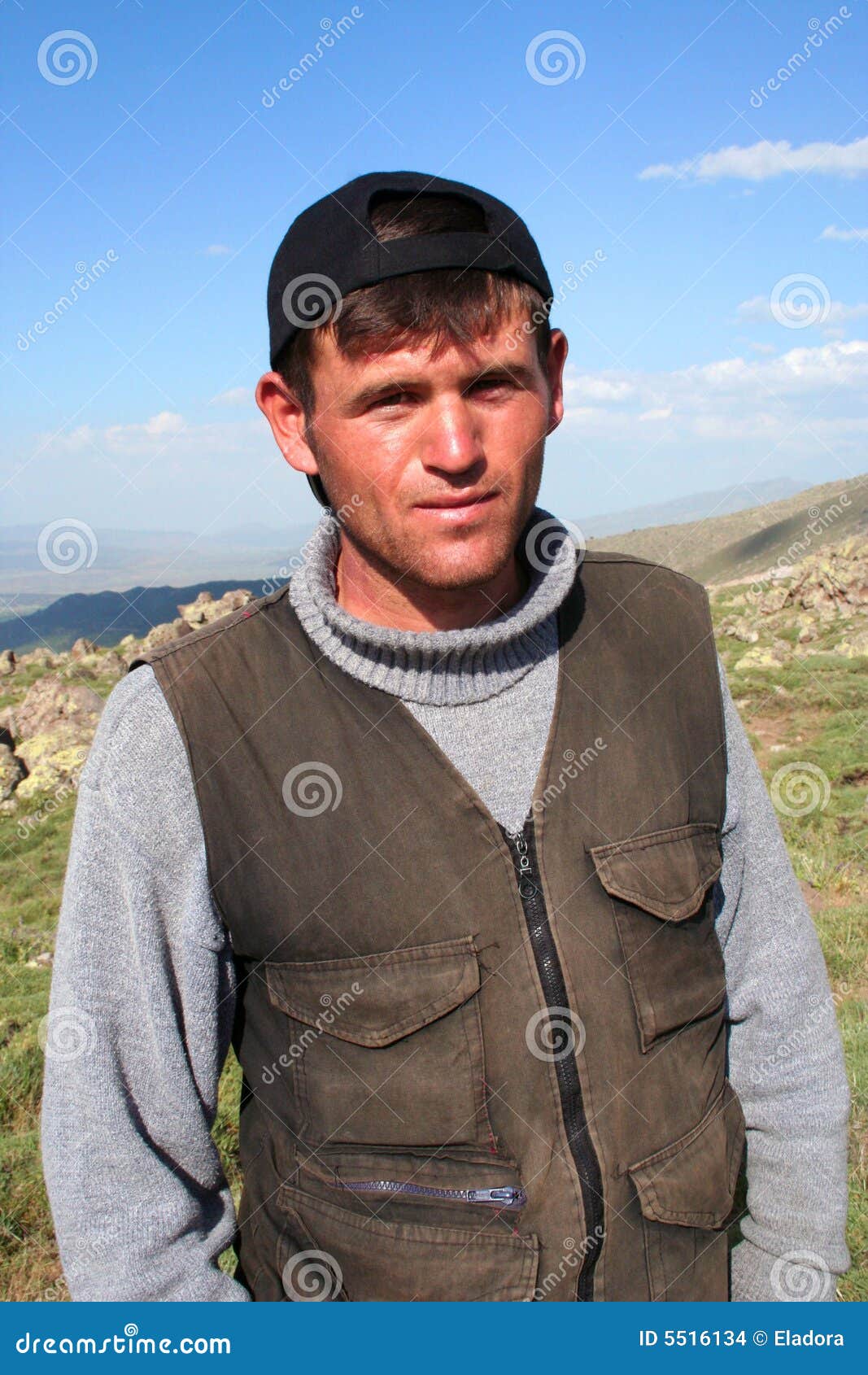 Ein Armer Mann an Der Landschaft Stockfoto - Bild von gesicht, zukunft ...