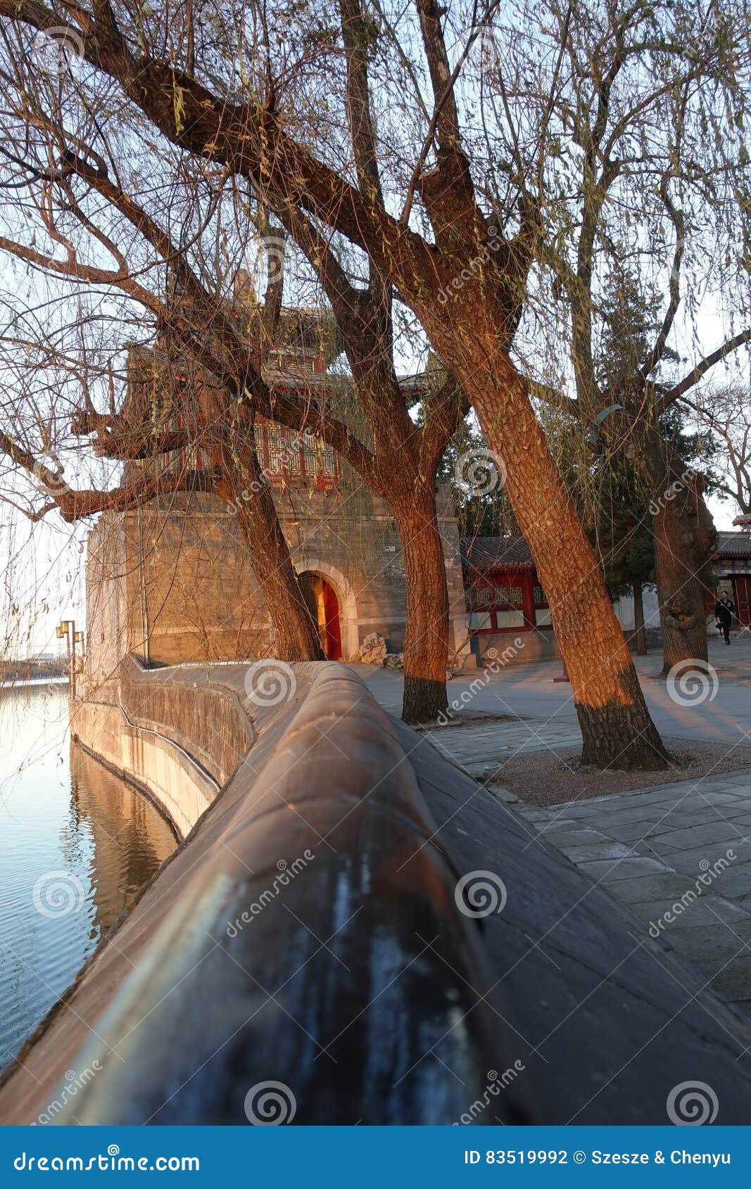Ein Chinesischer Pavillon an Beihai-Park, Peking Redaktionelles ...