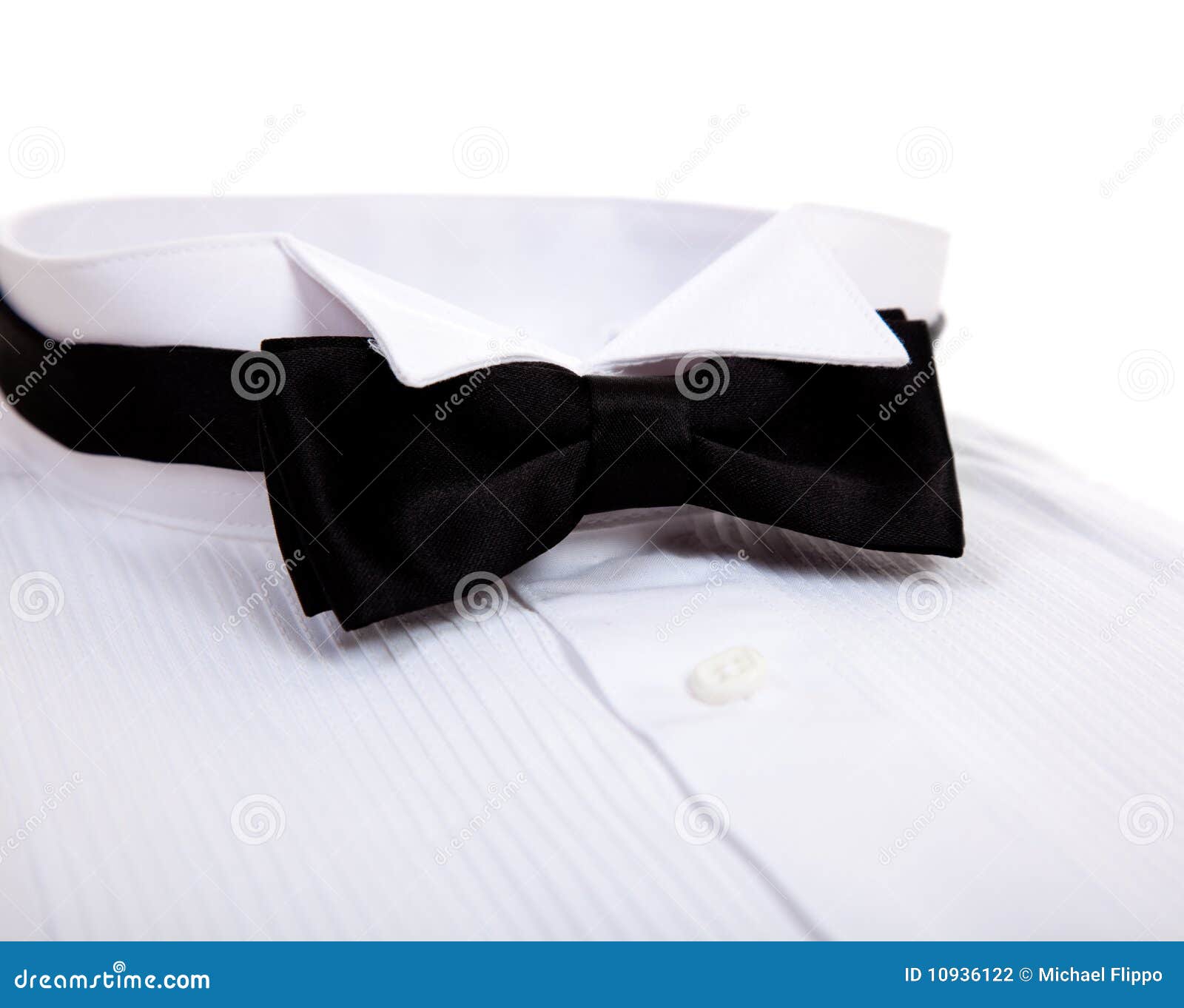 Ein Querbinder Und Ein Smokinghemd Stockfoto - Bild von gewebe ...