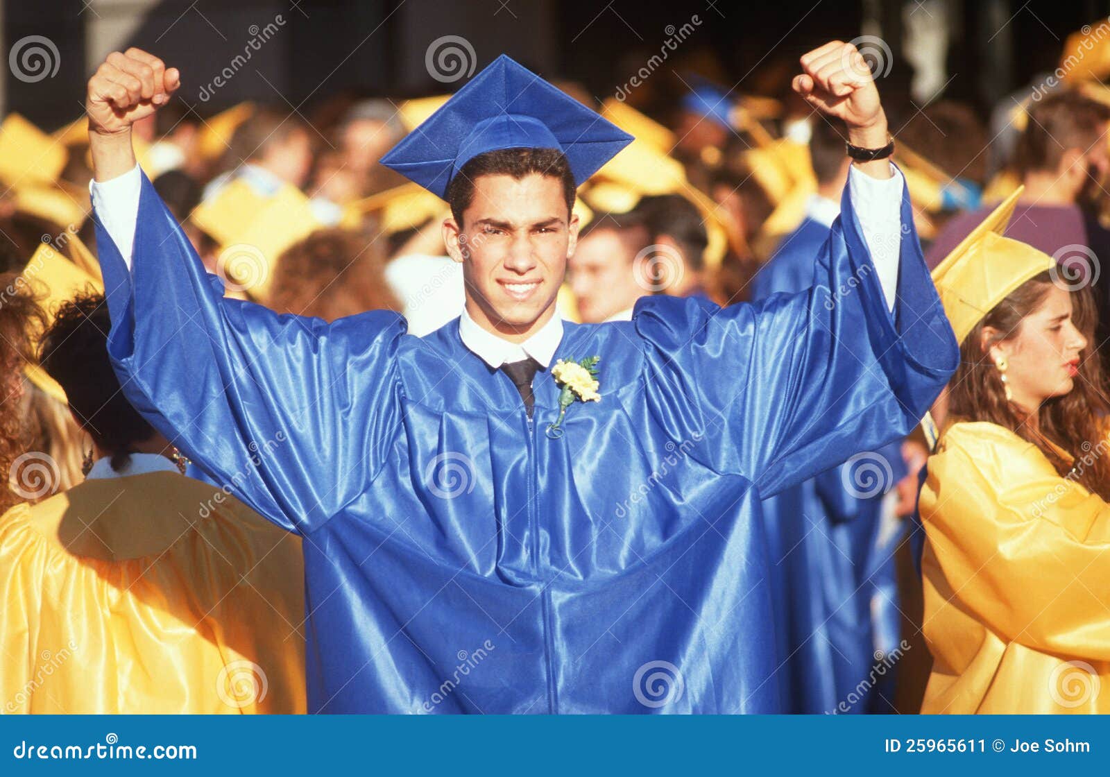Ein School-Absolvent redaktionelles foto. Bild von hoch - 25965611