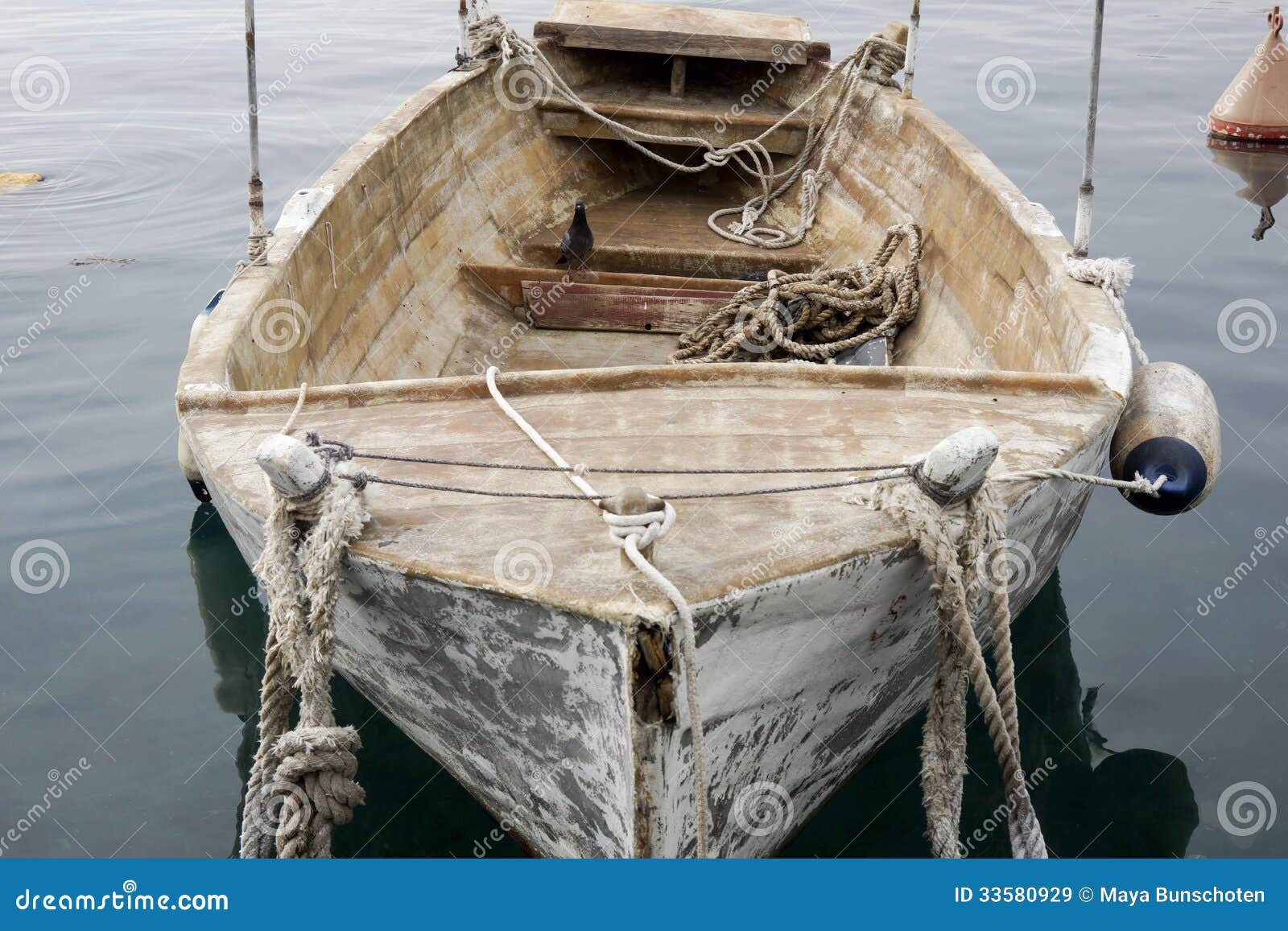 Ein sehr altes Fischerboot stockbild. Bild von marinesoldat - 33580929