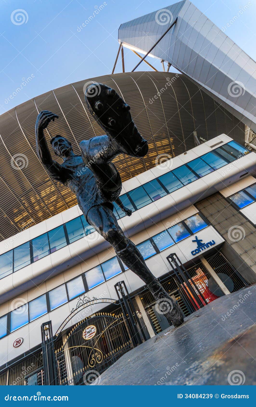 Eindhoven PSV stadium editorial stock image. Image of statue - 34084239