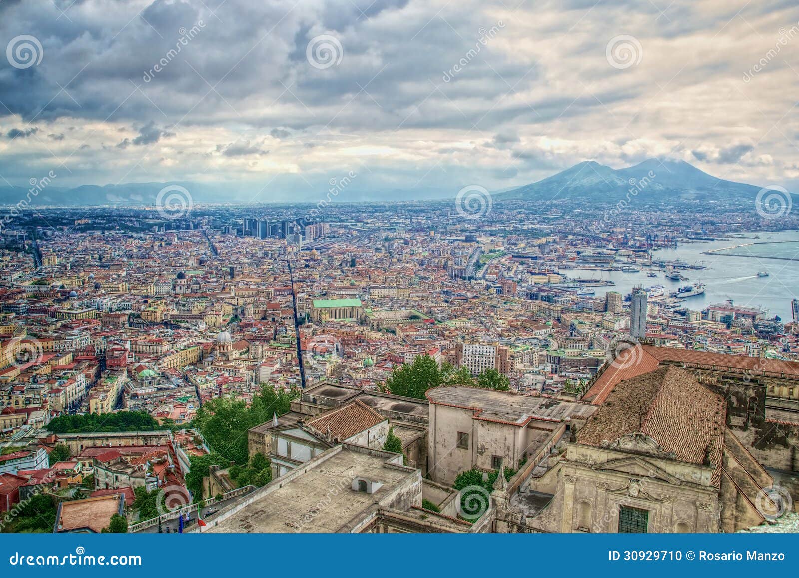 Eine Ansicht Von Neapel, Italien Redaktionelles Bild - Bild von europa ...