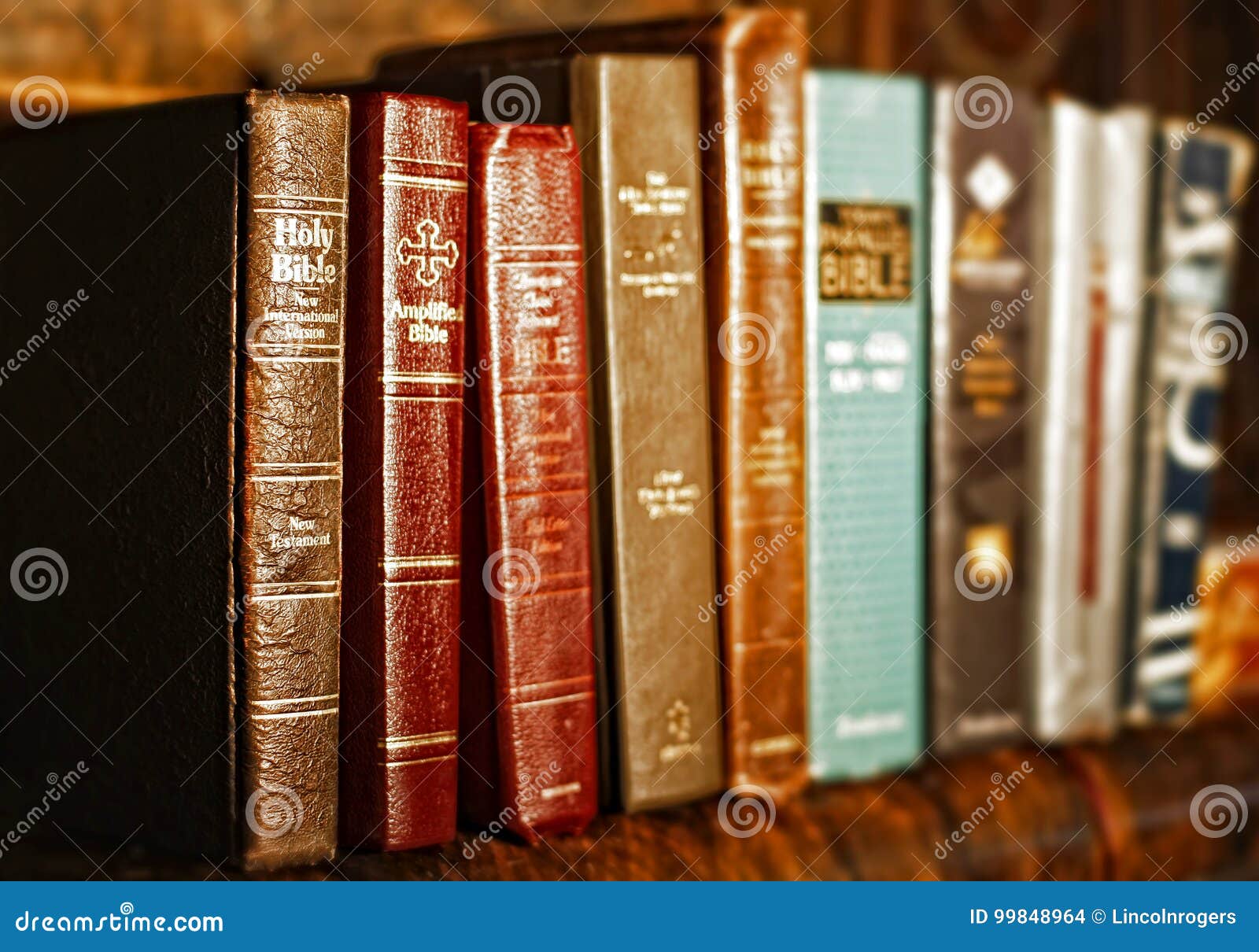 Bibeln Stock-Fotos - Laden Sie 754 Royalty-Free Fotos herunter
