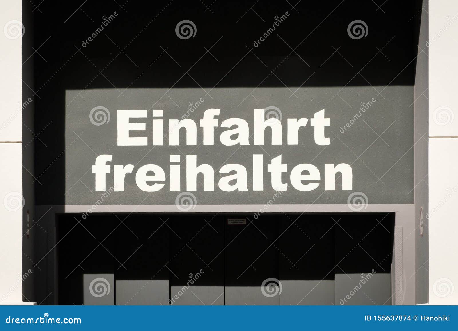 Eingang und Ausgang jederzeit freihalten