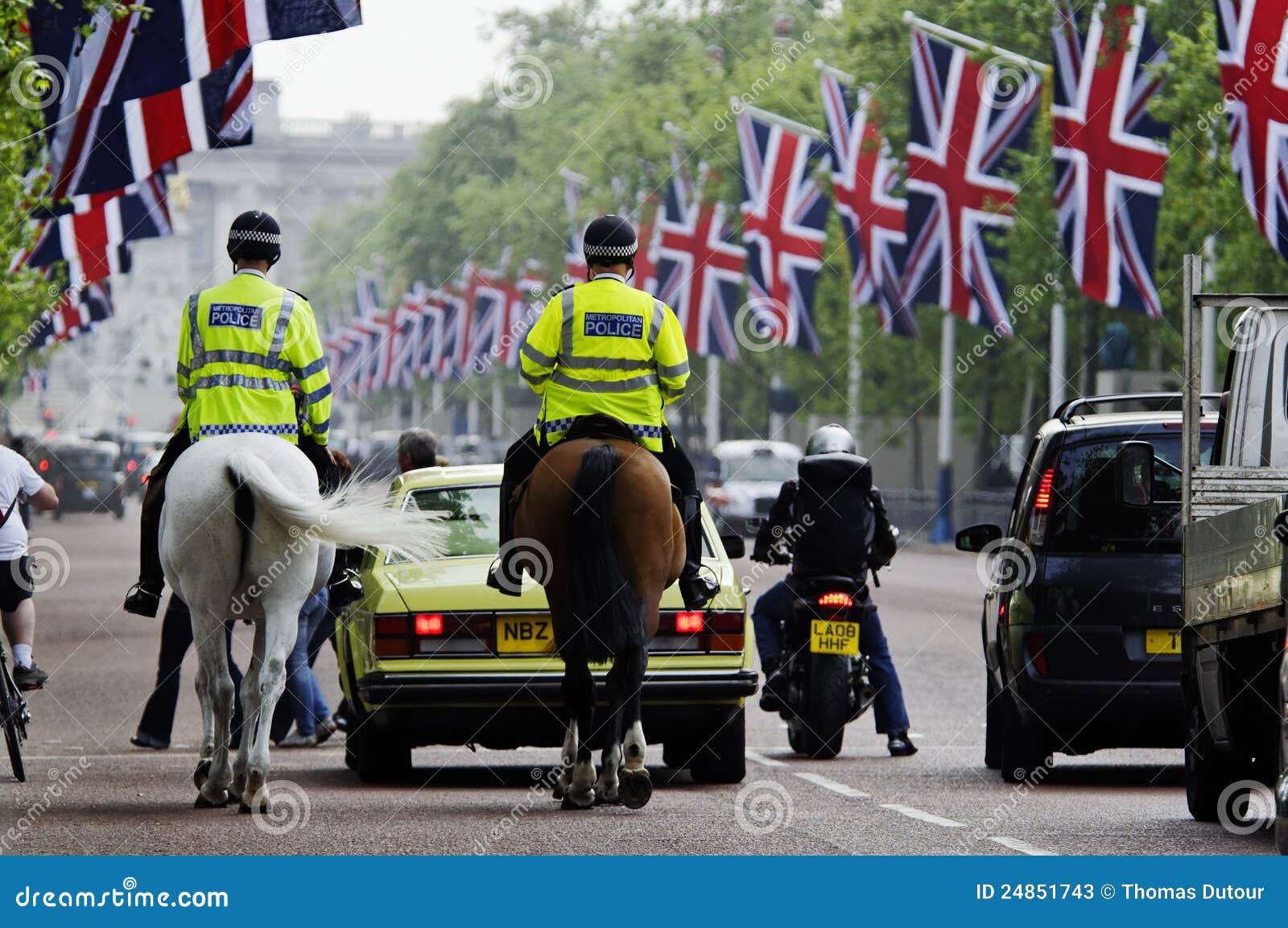 Eingehangene Polizei Auf Dem Mall, London Redaktionelles Stockfoto ...