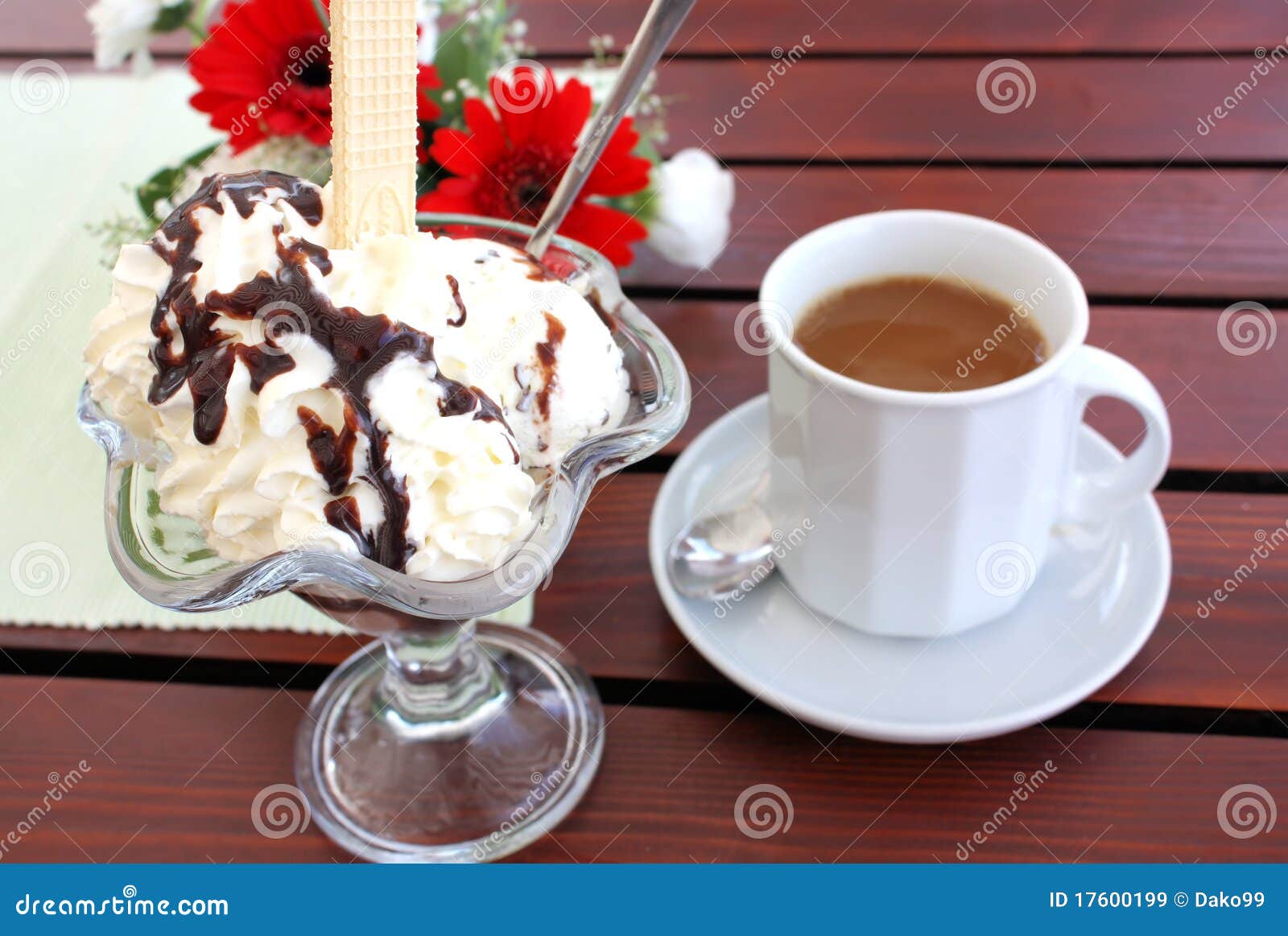 Eis und Kaffee stockbild. Bild von vorbereitungen, kaffee - 17600199