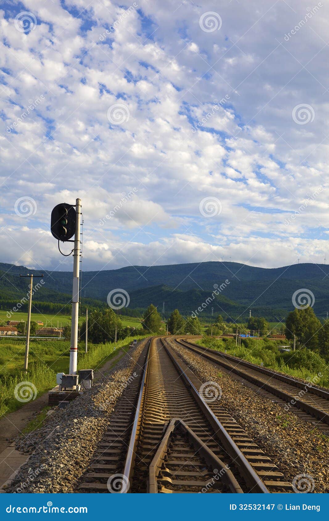 Eisenbahnsignal Und -bahnen Stockbild - Bild von asien, porzellan: 32532147