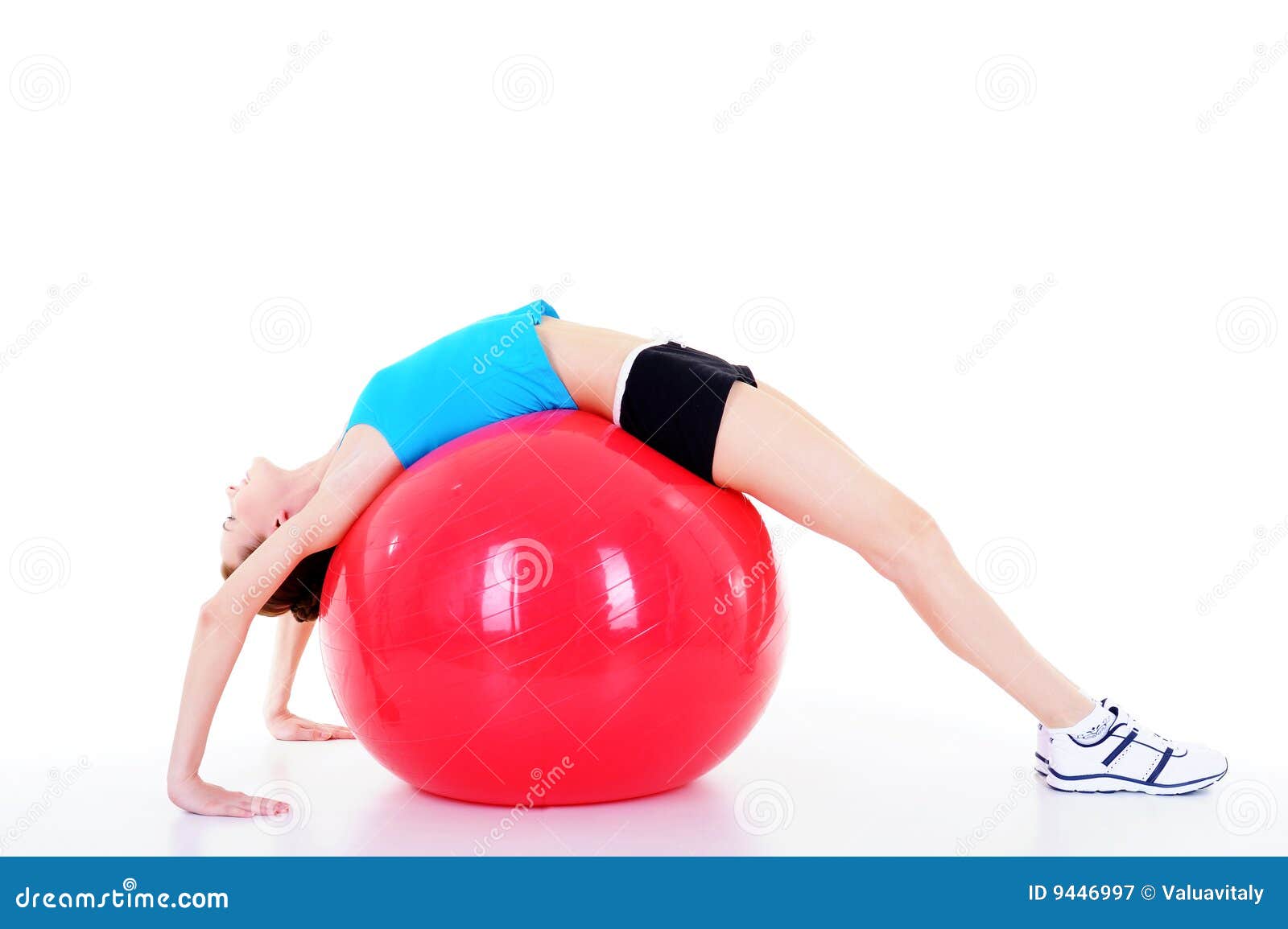 Ejercicios con el fitball imagen de archivo. Imagen de horizontal - 9446997