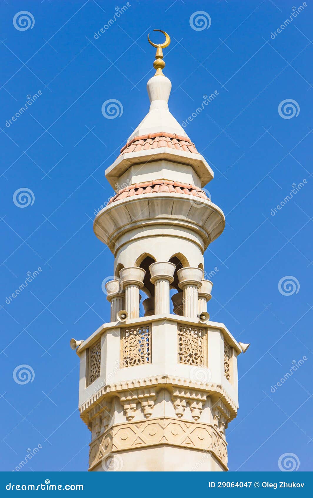 El alminar de una mezquita imagen de archivo. Imagen de minarete - 29064047
