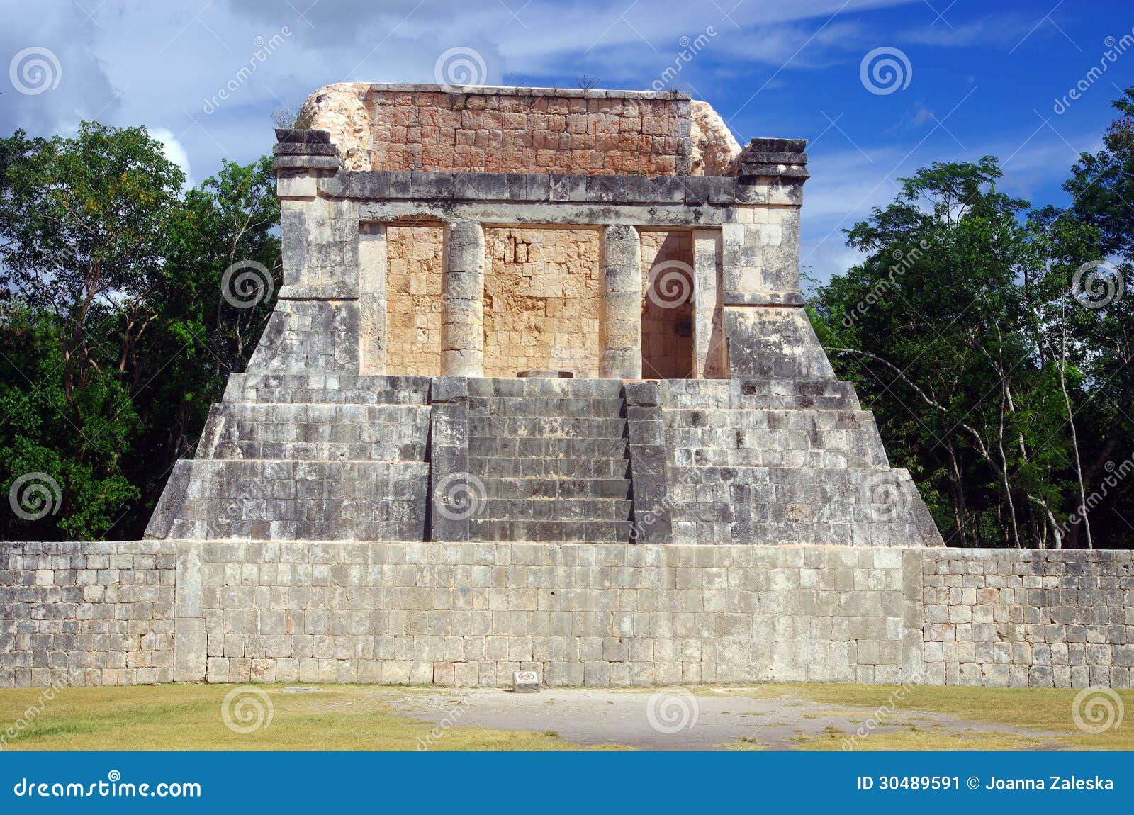 El altar maya imagen de archivo. Imagen de antiguo, ruinas - 30489591
