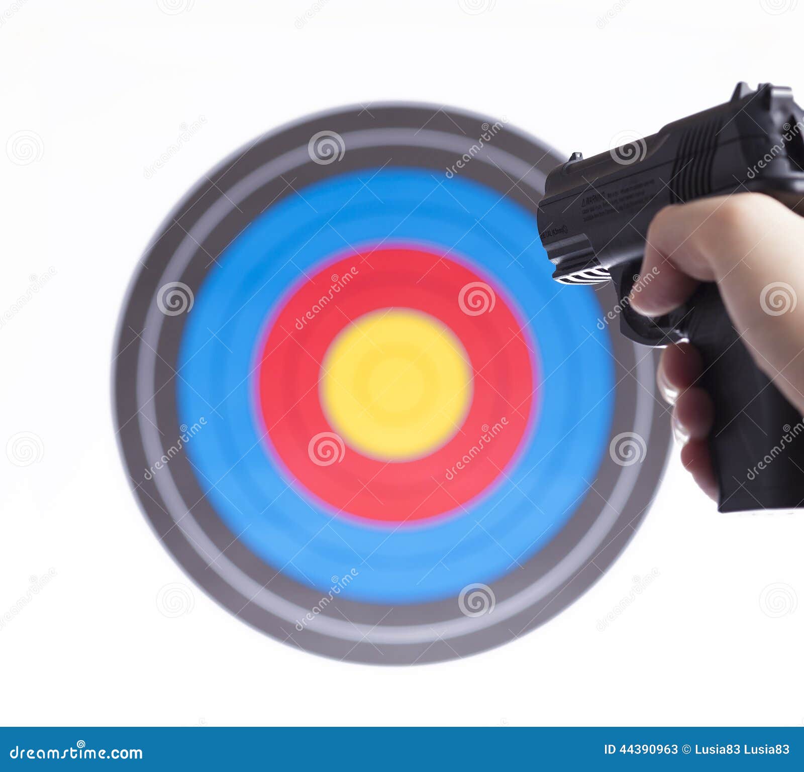 El apuntar con el arma imagen de archivo. Imagen de elementos - 44390963