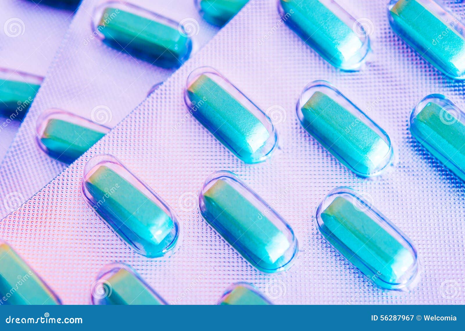 El azul droga el primer imagen de archivo. Imagen de prevenga - 56287967