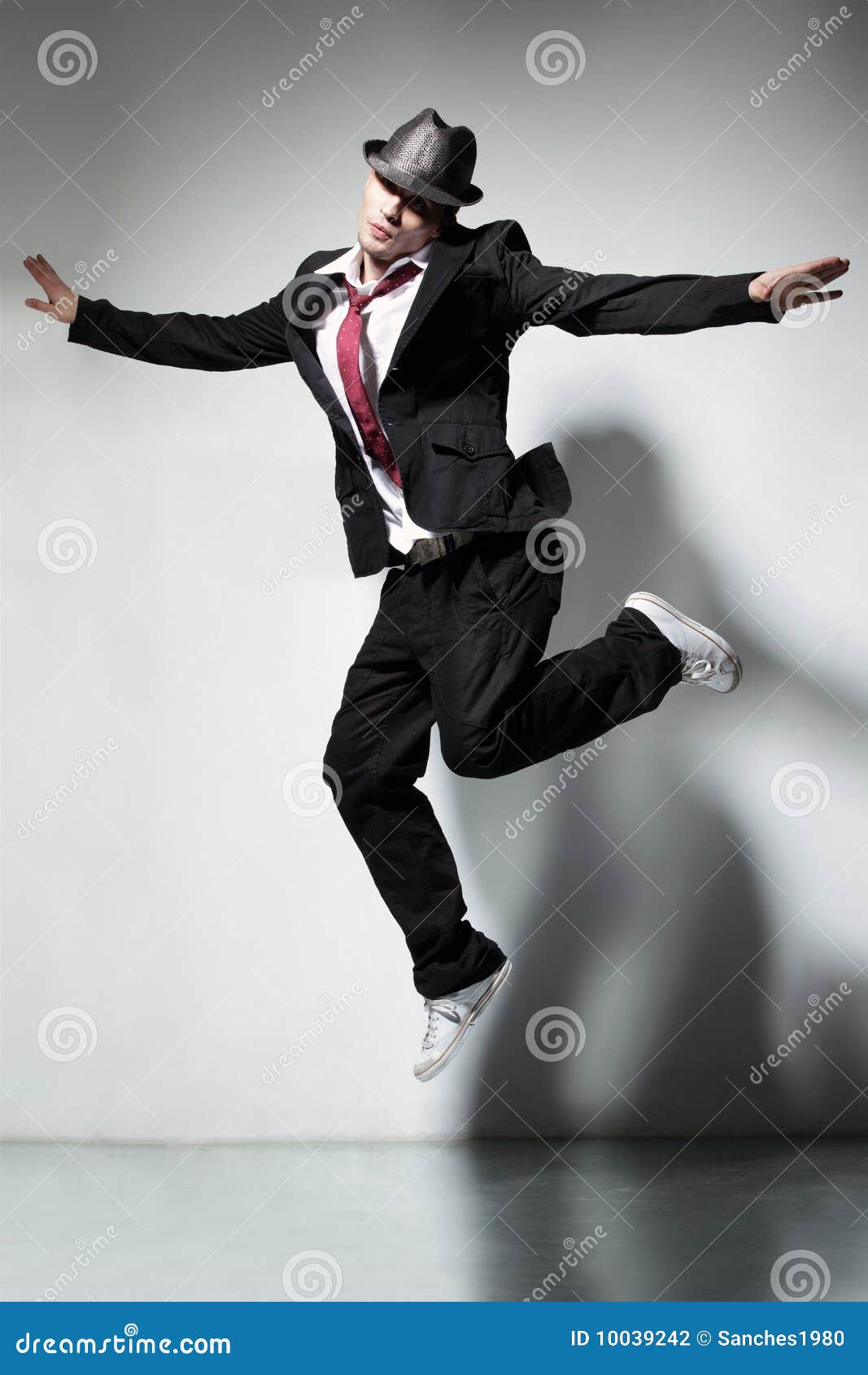 El bailarín foto de archivo. Imagen de aire, traje, flexibilidad - 10039242