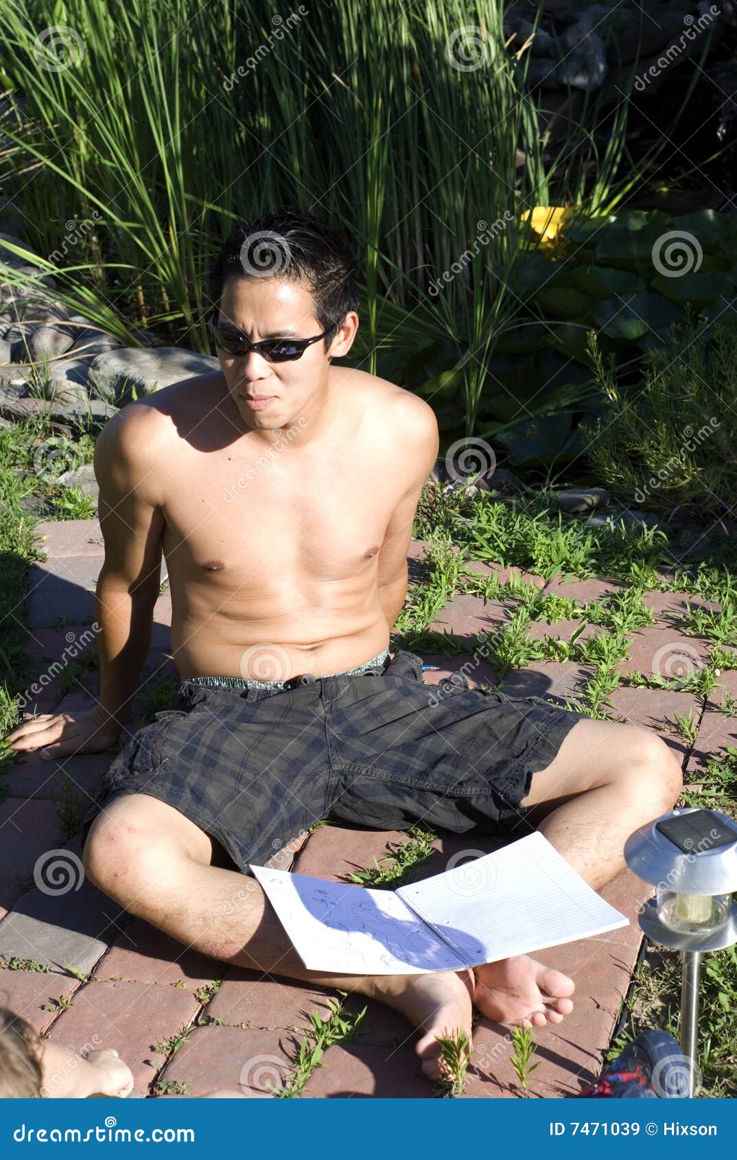El broncear imagen de archivo. Imagen de humano, sunbathing - 7471039