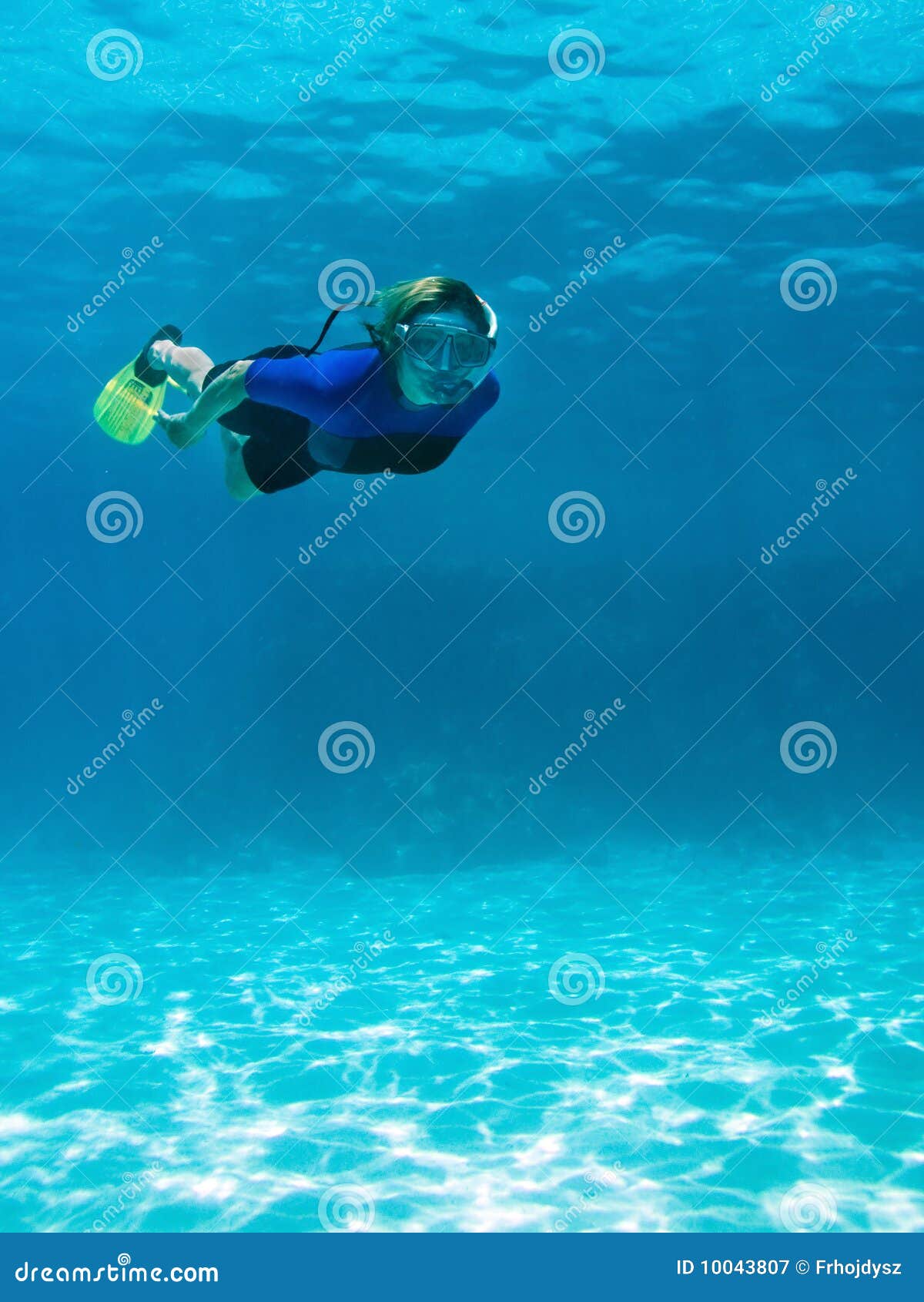 El bucear imagen de archivo. Imagen de cierre, fondo - 10043807