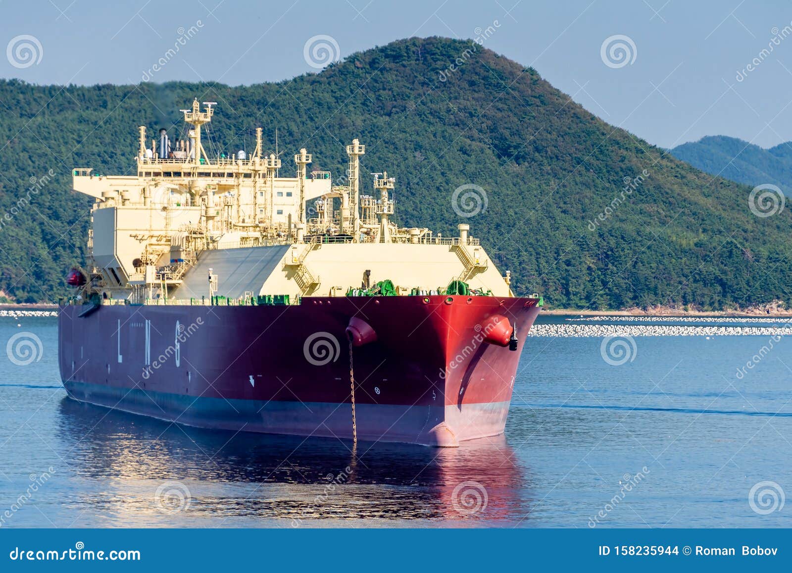 El Buque Cisterna LNG Anclado En El Mar Imagen de archivo editorial ...