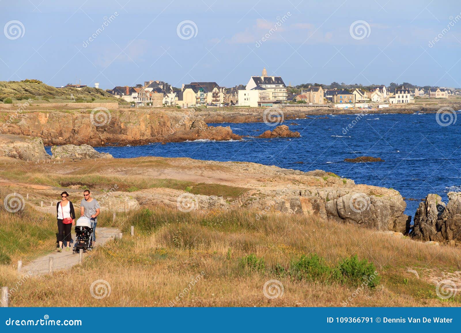El Caminar a Lo Largo De La Costa Costa Francesa Foto editorial ...