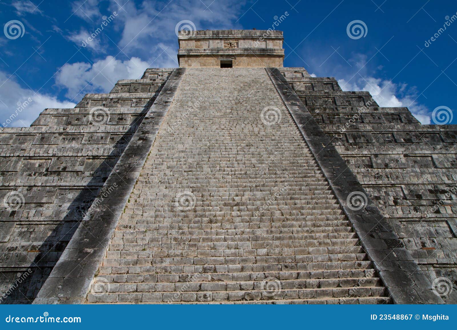 El Castillo stock image. Image of pyramid, castillo, architecture ...