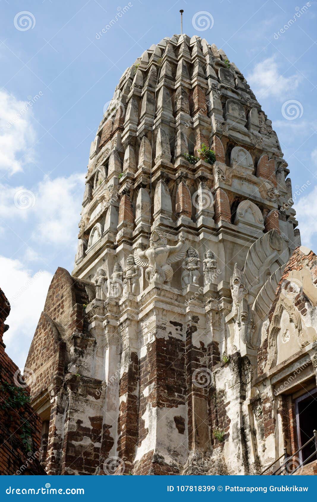 El castillo blanco antiguo imagen de archivo. Imagen de resuelto ...
