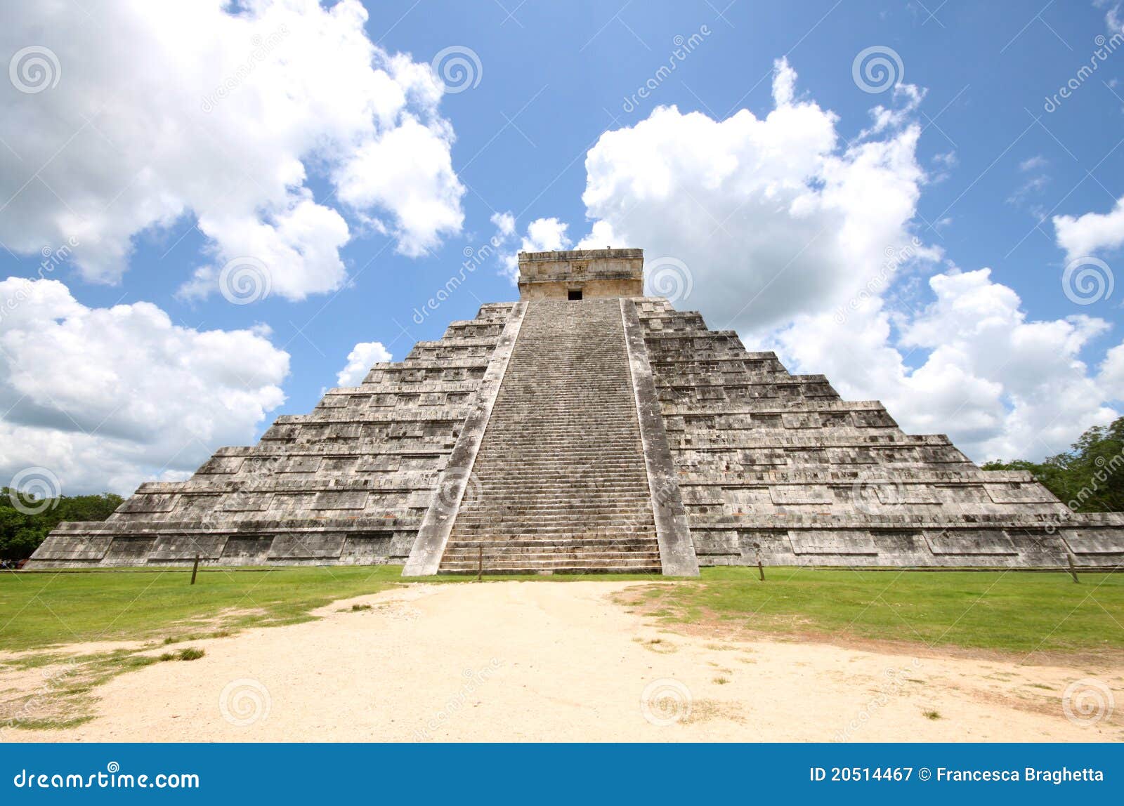 El Castillo - Chichen Itza - Mexico Stock Image - Image of staircase ...