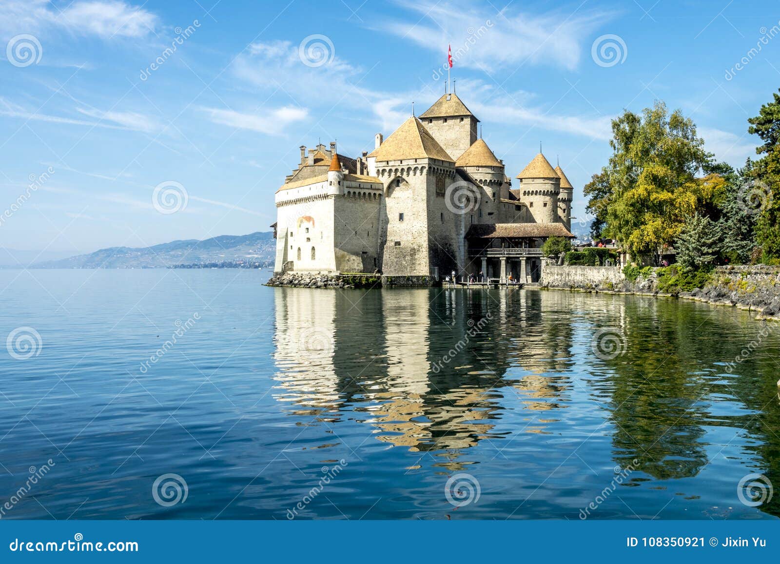 El castillo de Chillon foto editorial. Imagen de tradicional - 108350921