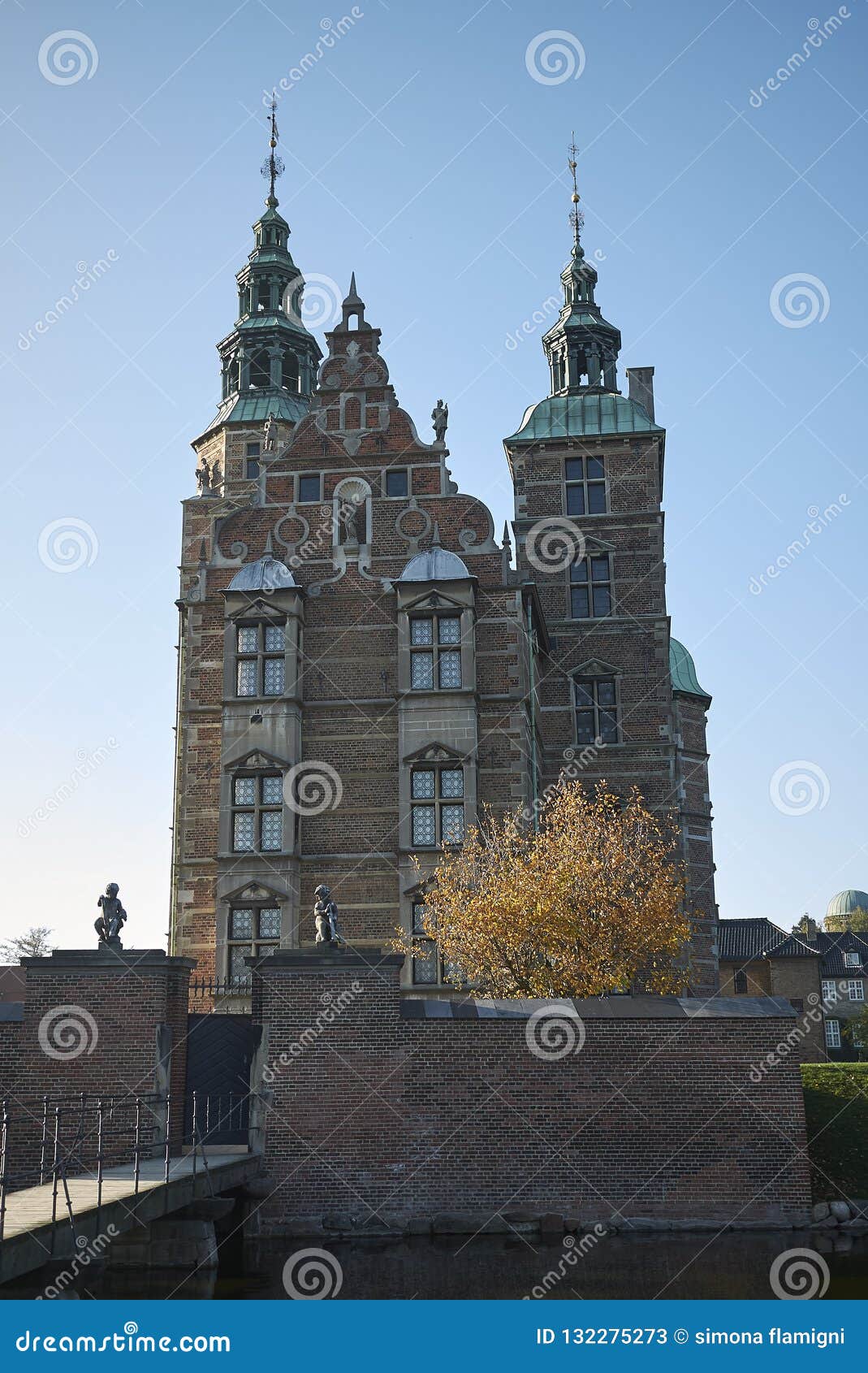 El Castillo De Rosenborg En Kongens Tiene Foto de archivo editorial ...