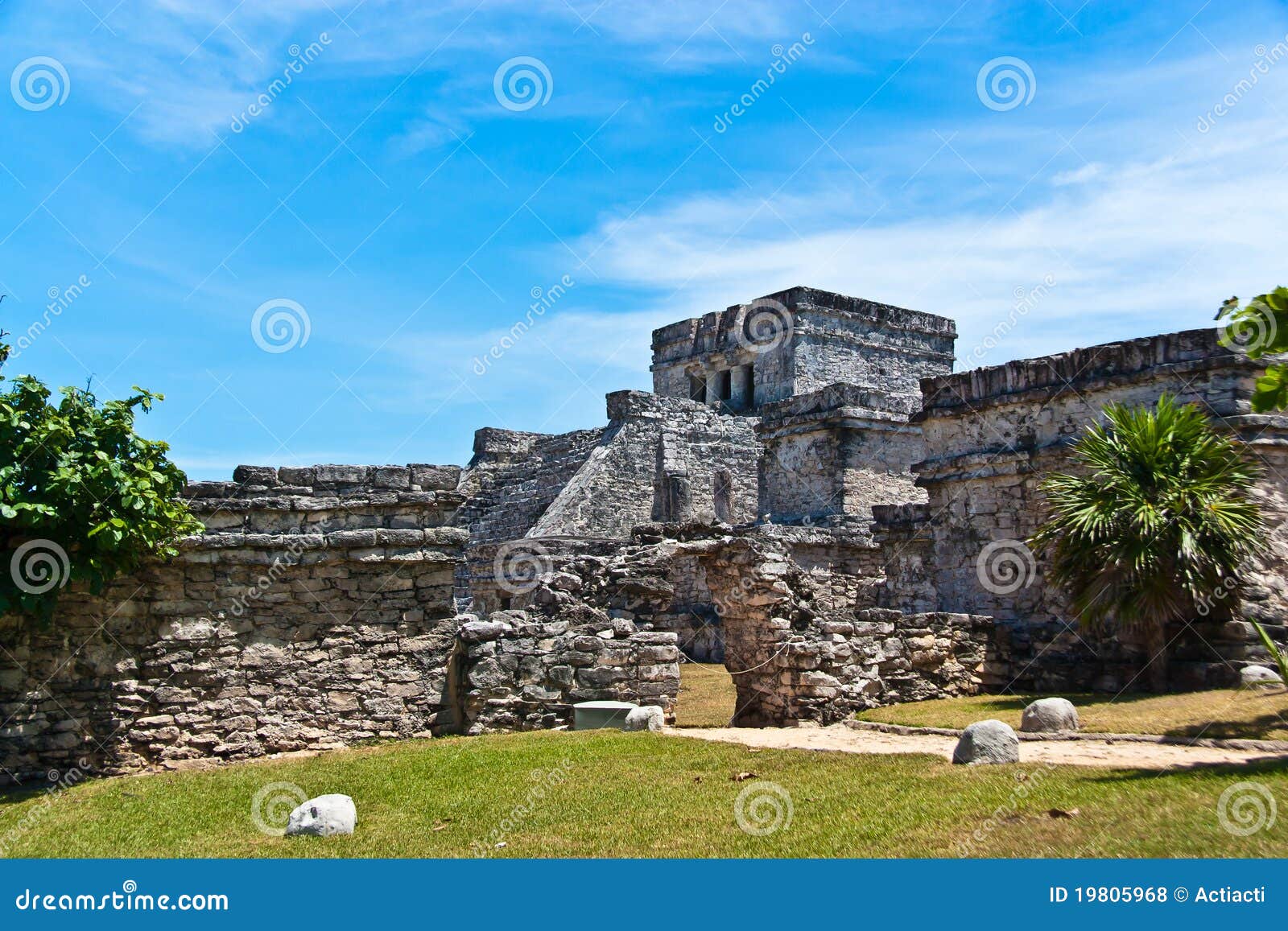 El Castillo, EL Castillo, Tulum) Foto de archivo - Imagen de castillo ...
