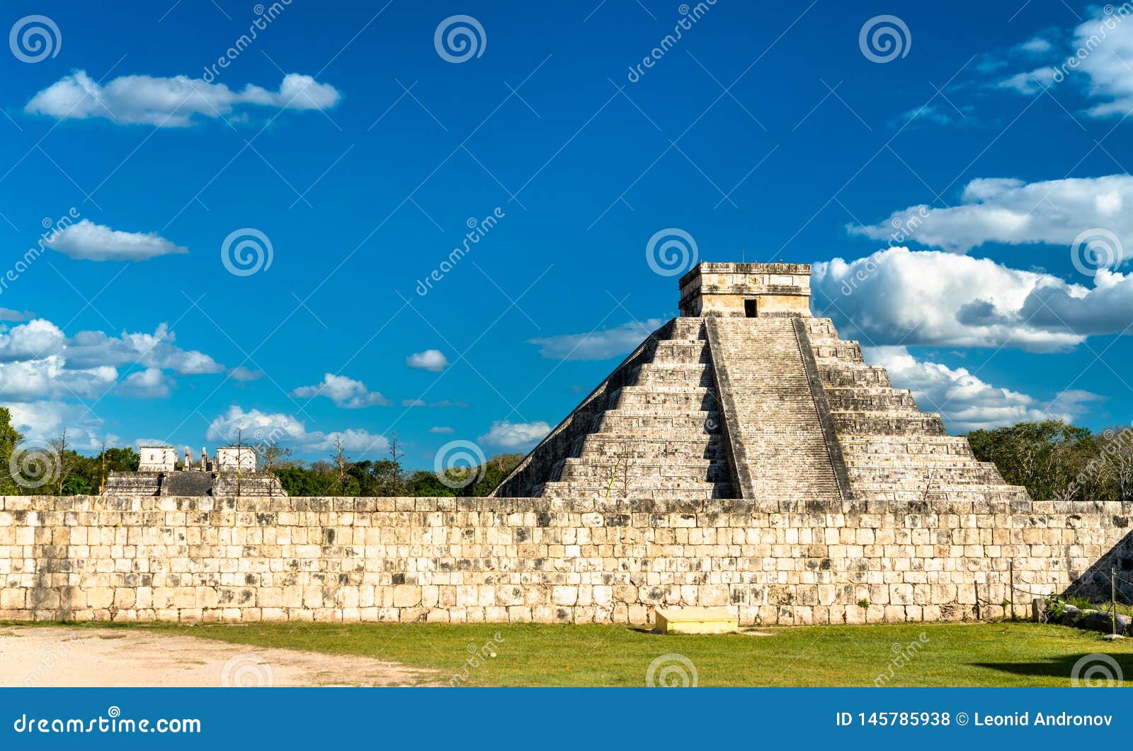El Castillo or Kukulkan, Main Pyramid at Chichen Itza in Mexico Stock ...
