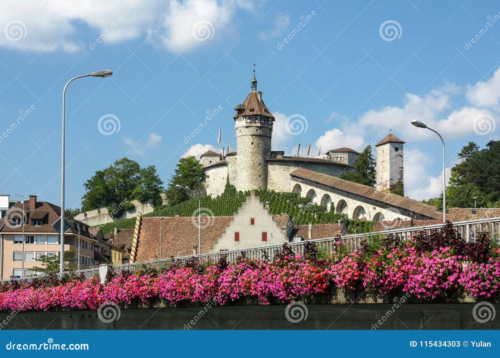 El Castillo Medieval Munot, Schaffhausen, Suiza Imagen de archivo ...
