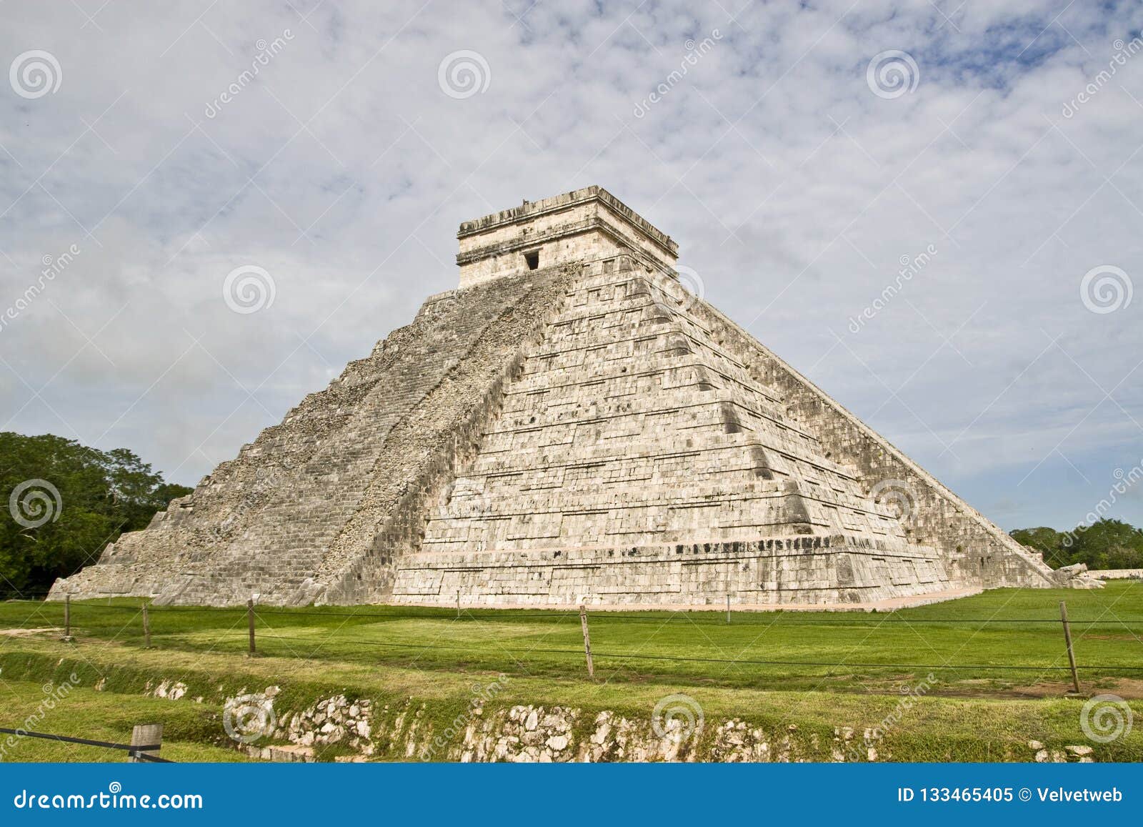 El Castillo Pyramid in Chichen Itza Stock Image - Image of culture ...