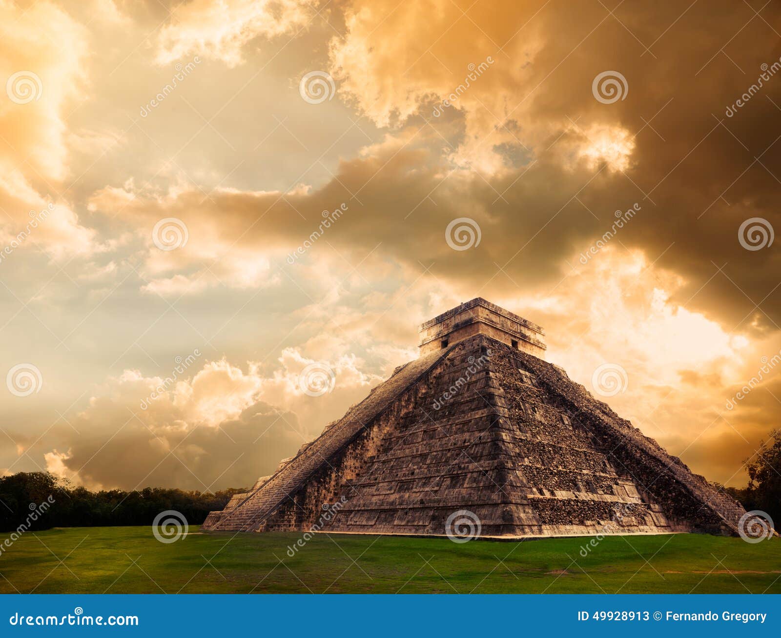 El Castillo Pyramid in Chichen Itza, Yucatan, Mexico Stock Image ...