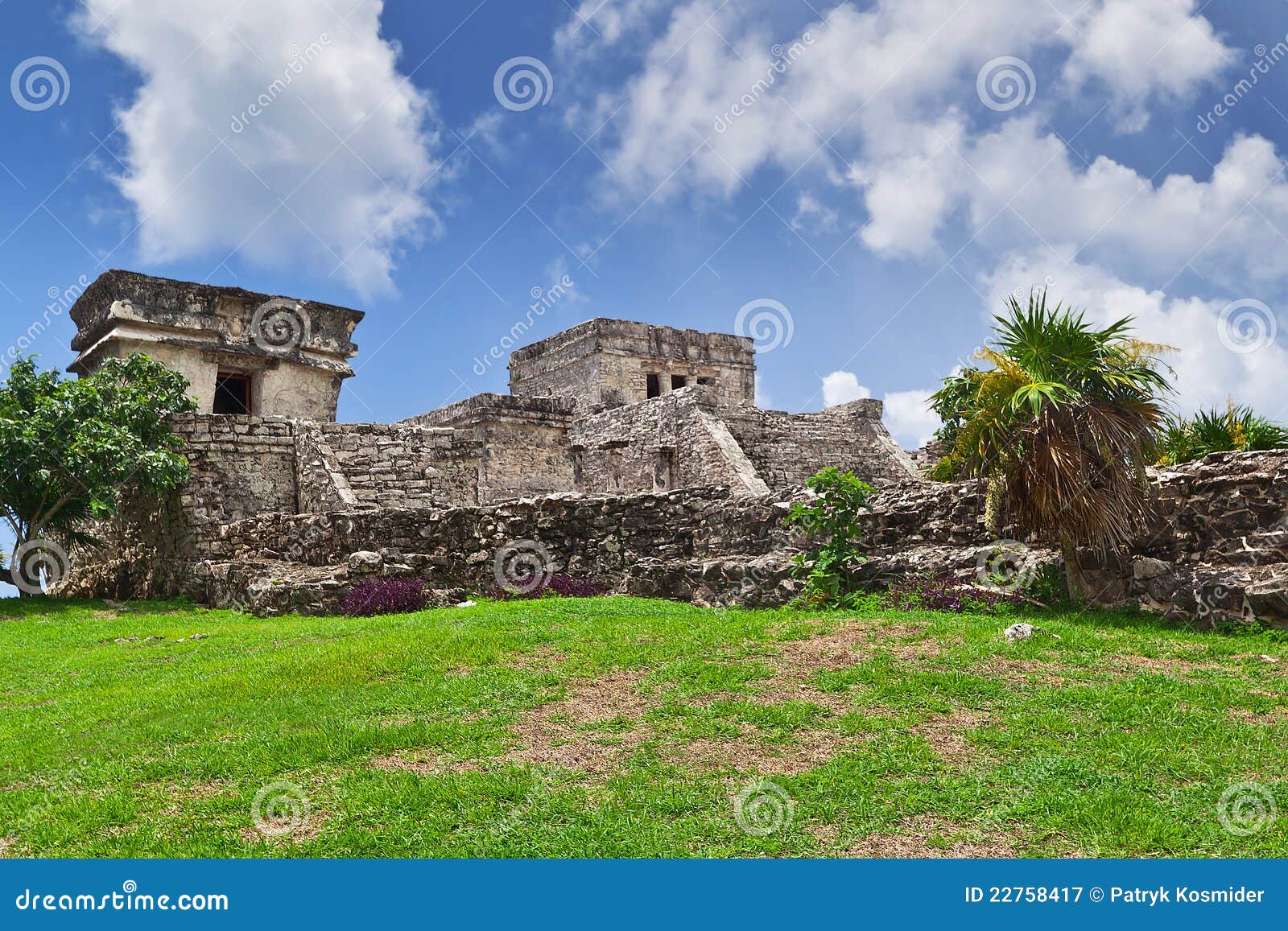 El Castillo Pyramid in Tulum Stock Image - Image of central, atlantic ...