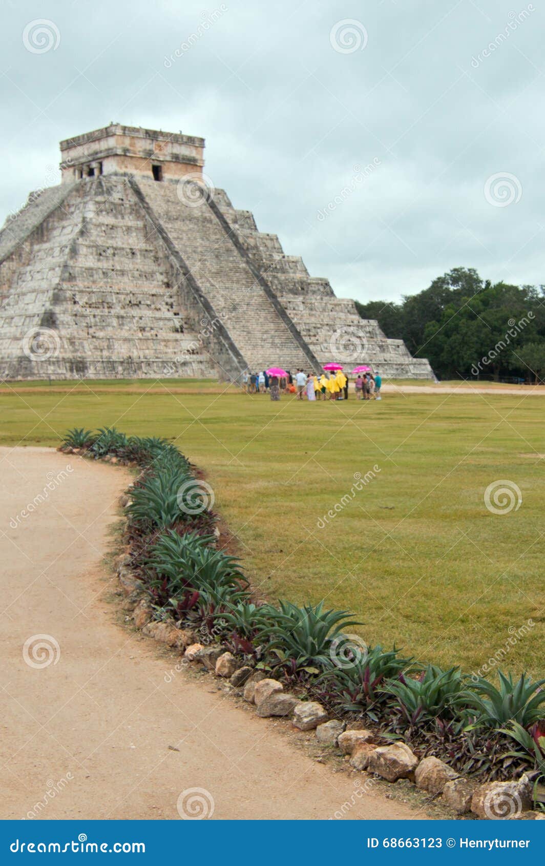 El Castillo Temple Kukulcan Pyramid at Mexico S Chichen Itza Mayan ...