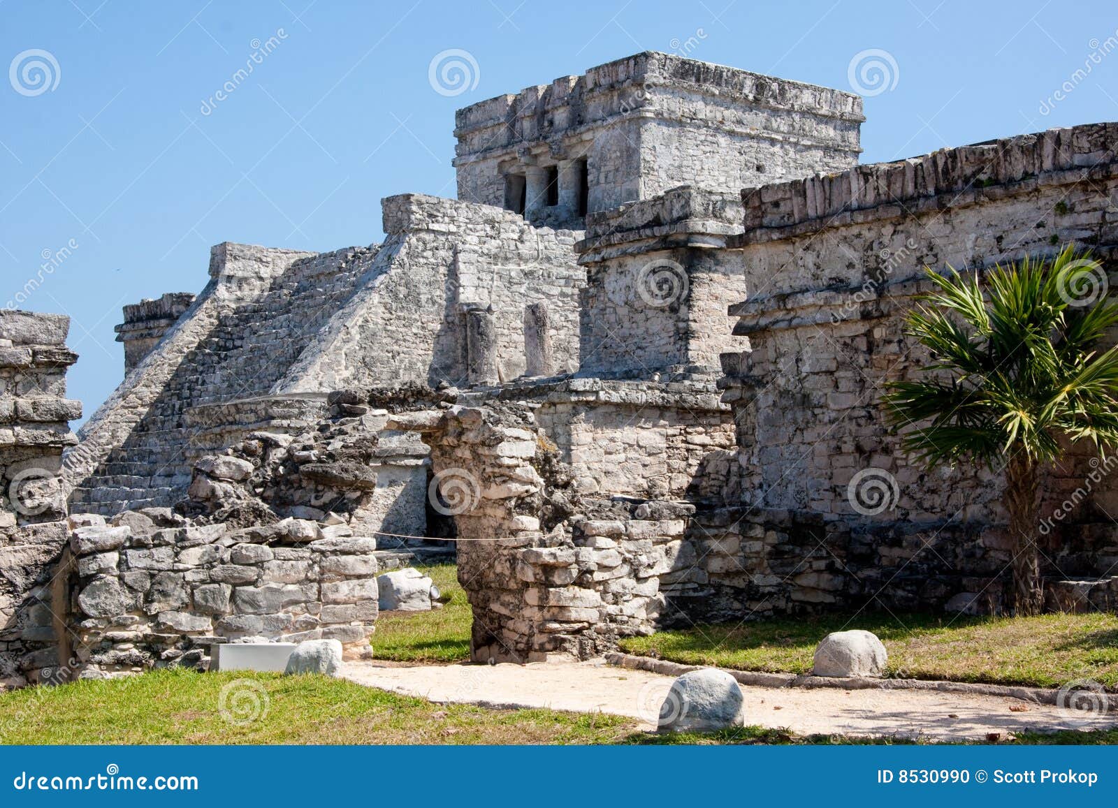 El Castillo Temple at Tulum Stock Photo - Image of caribbean, mexican ...