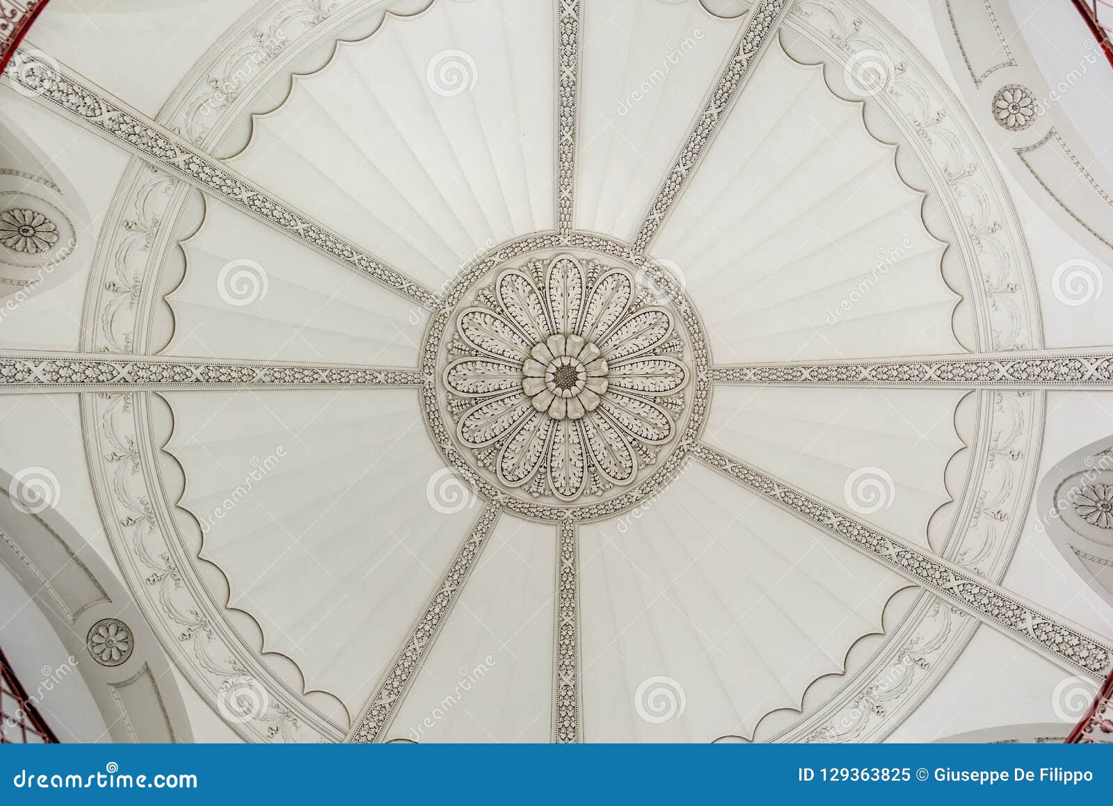 El Celing Maravillosamente Adornado De Un Edificio Viejo En Oxford ...