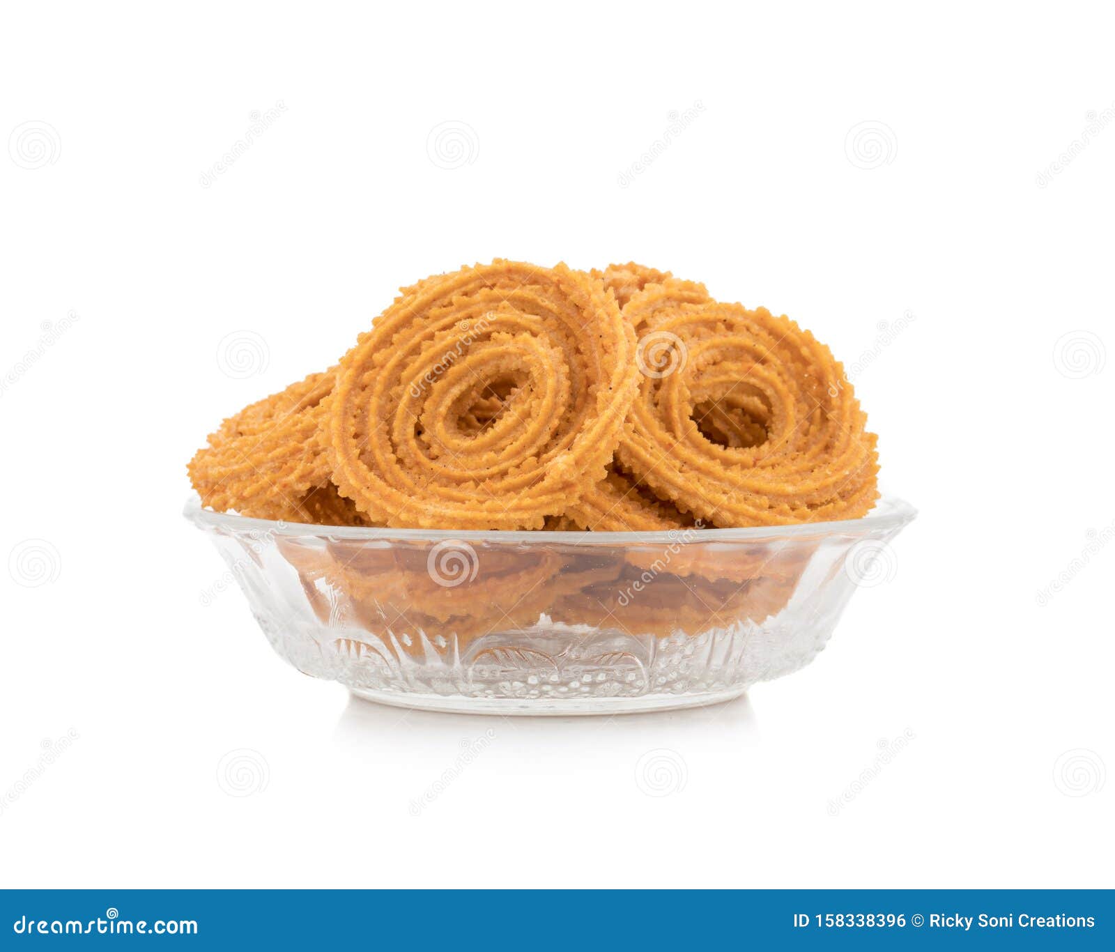 El Chakli Tradicional Indio Con Fondo Blanco Foto de archivo - Imagen ...