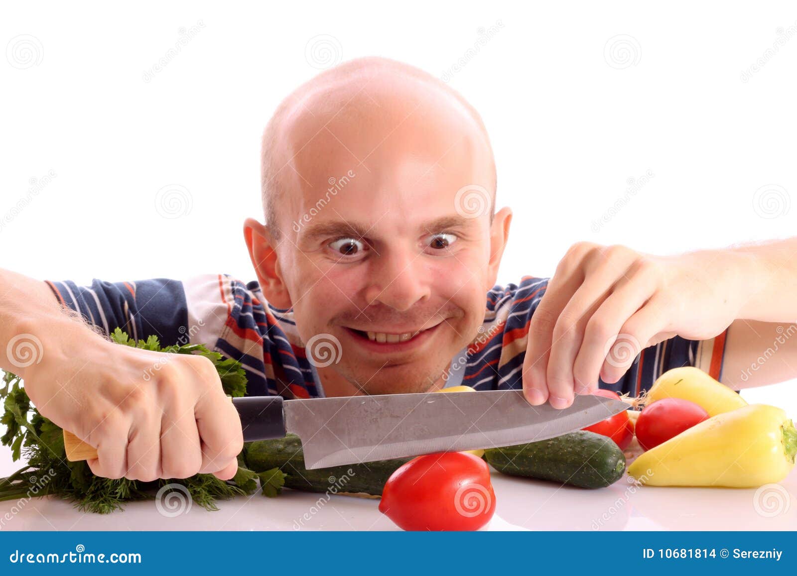 El cocinar loco del hombre foto de archivo. Imagen de corte - 10681814