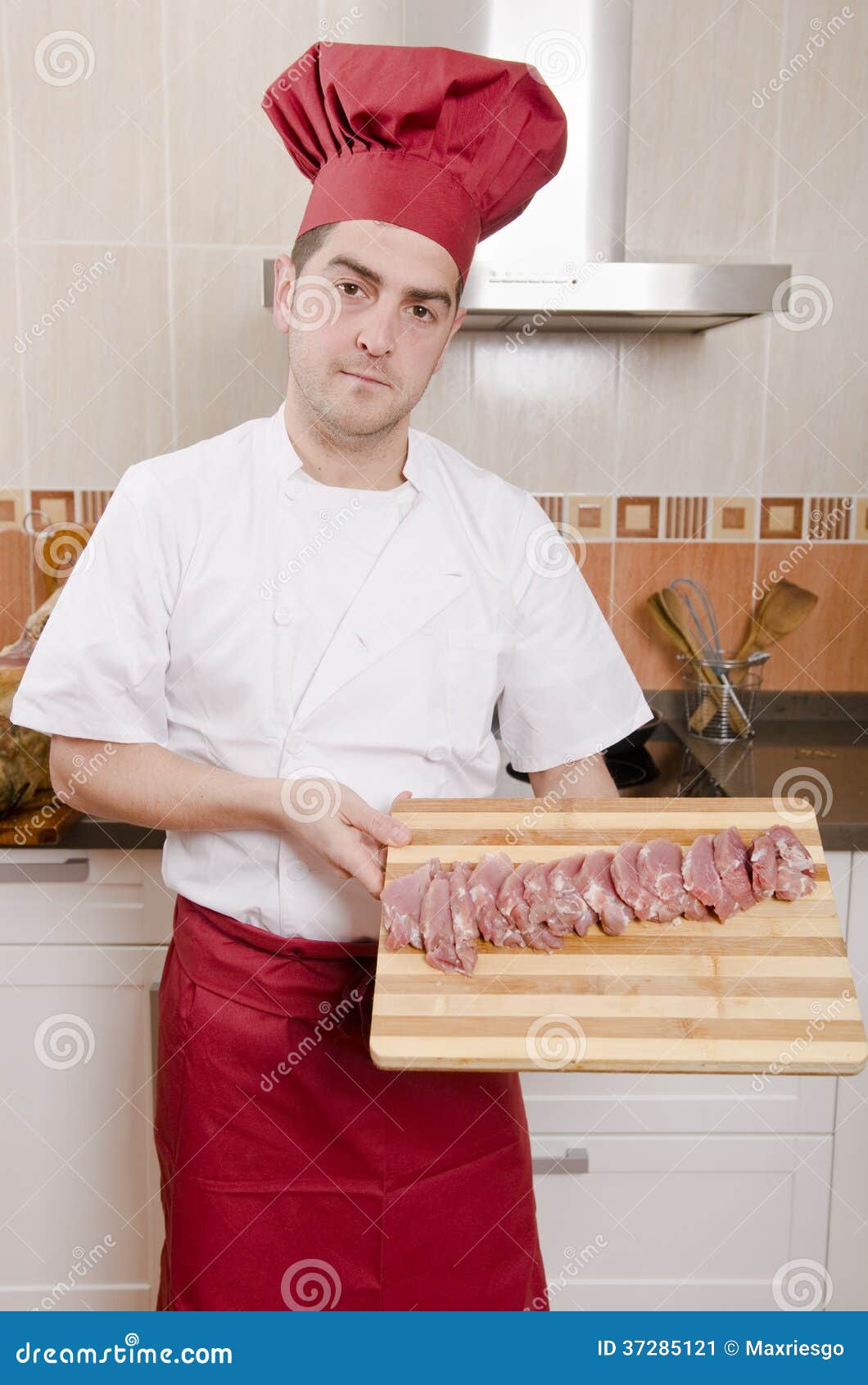 El cocinero en la cocina. imagen de archivo. Imagen de ocupacional ...