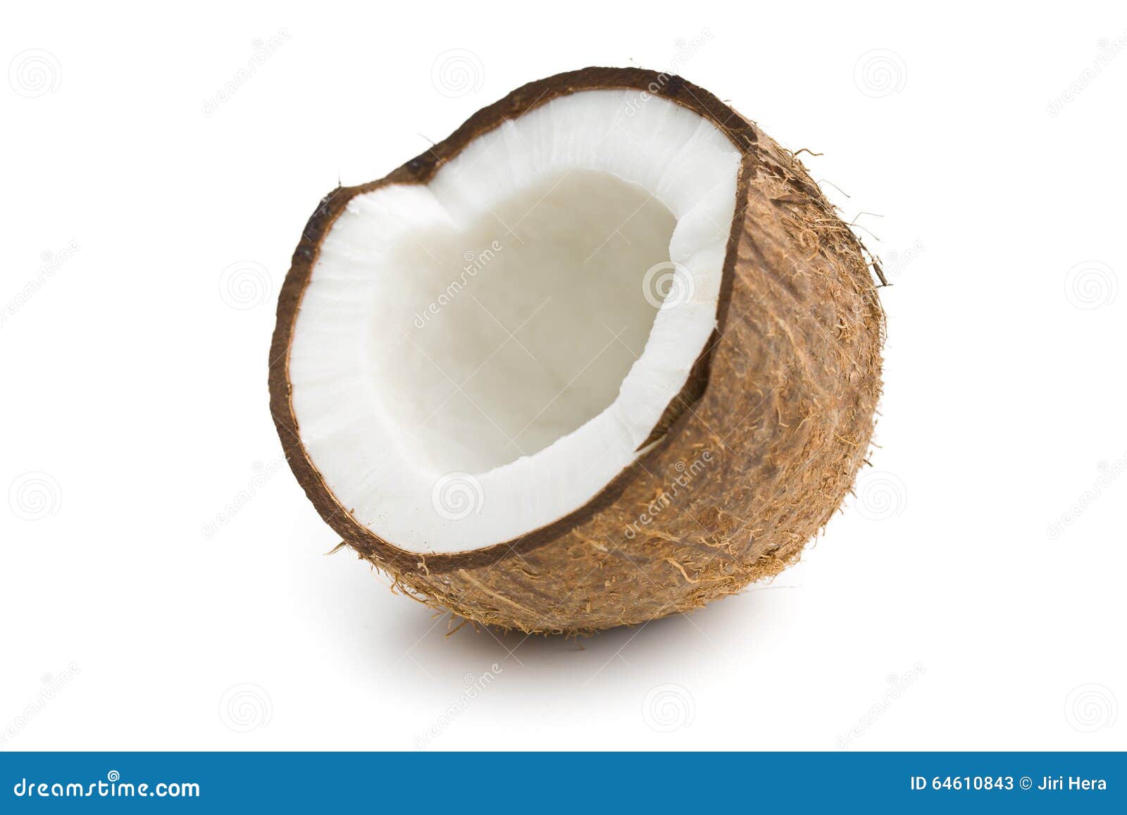 El coco partido en dos imagen de archivo. Imagen de sabroso - 64610843