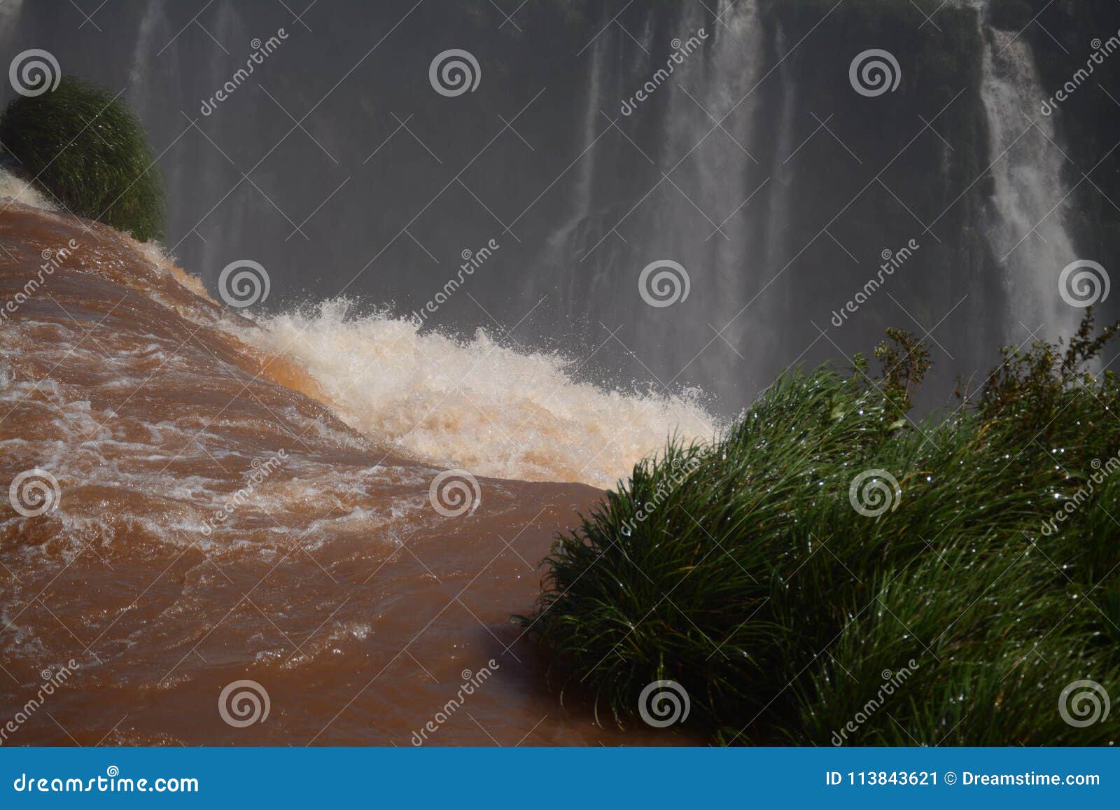 El color del agua imagen de archivo. Imagen de blanco - 113843621