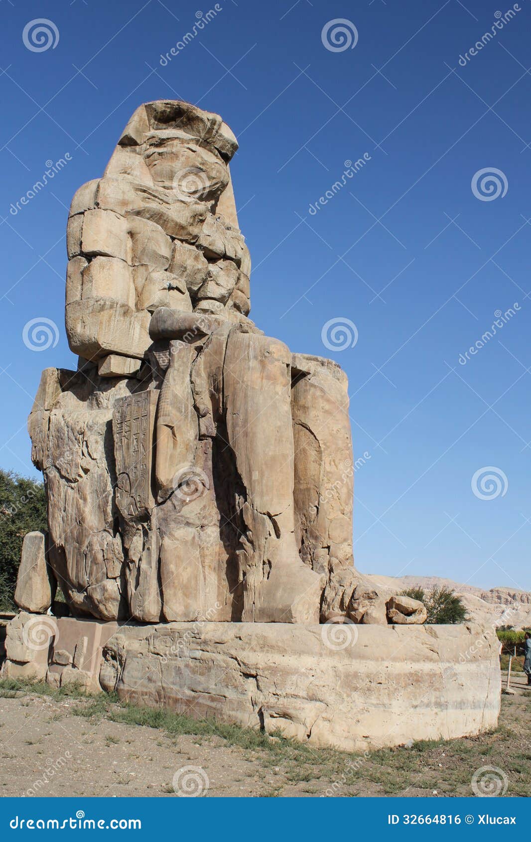 El coloso de Memnon foto de archivo. Imagen de rampas - 32664816