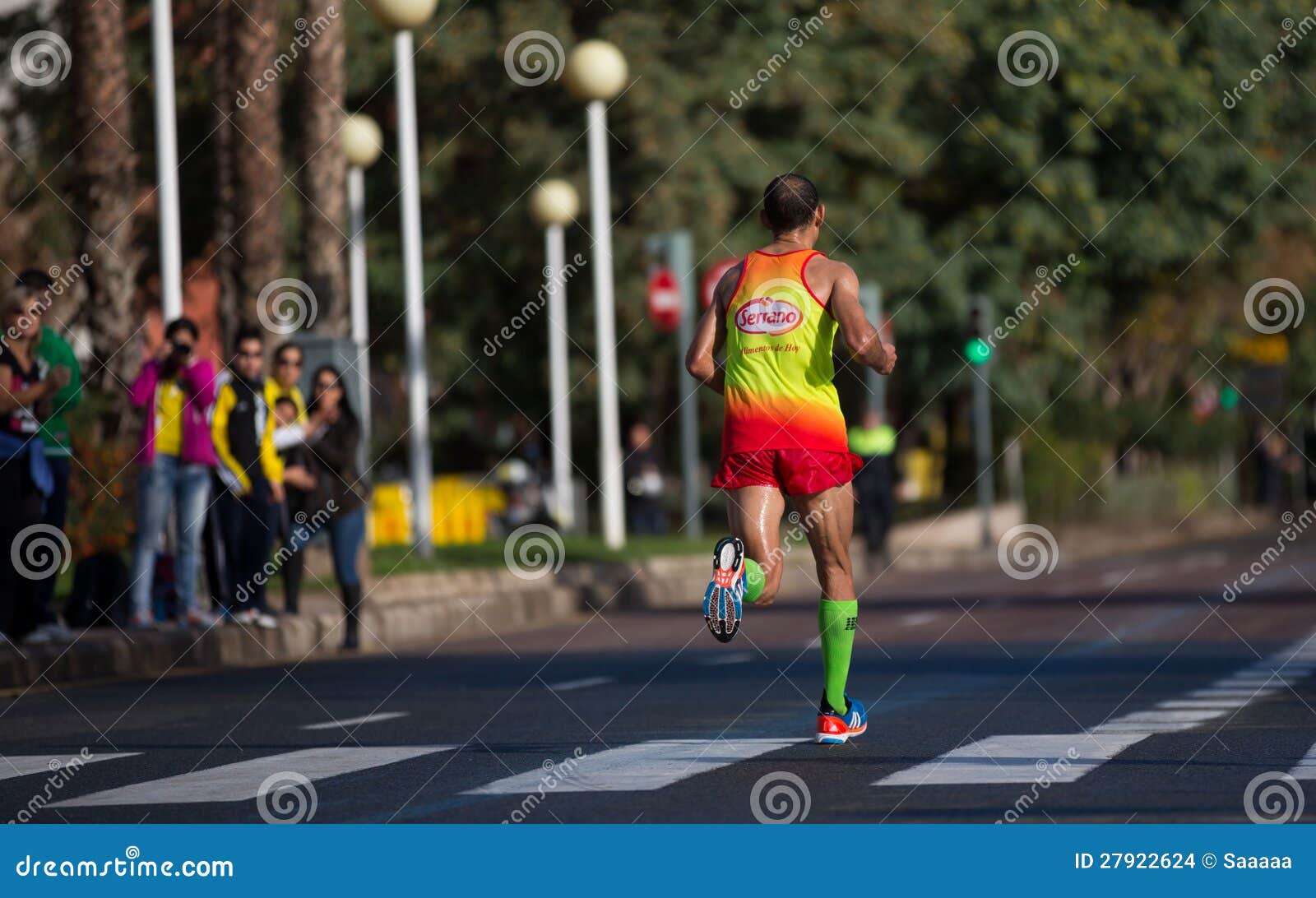 El competir con imagen de archivo editorial. Imagen de plomo - 27922624